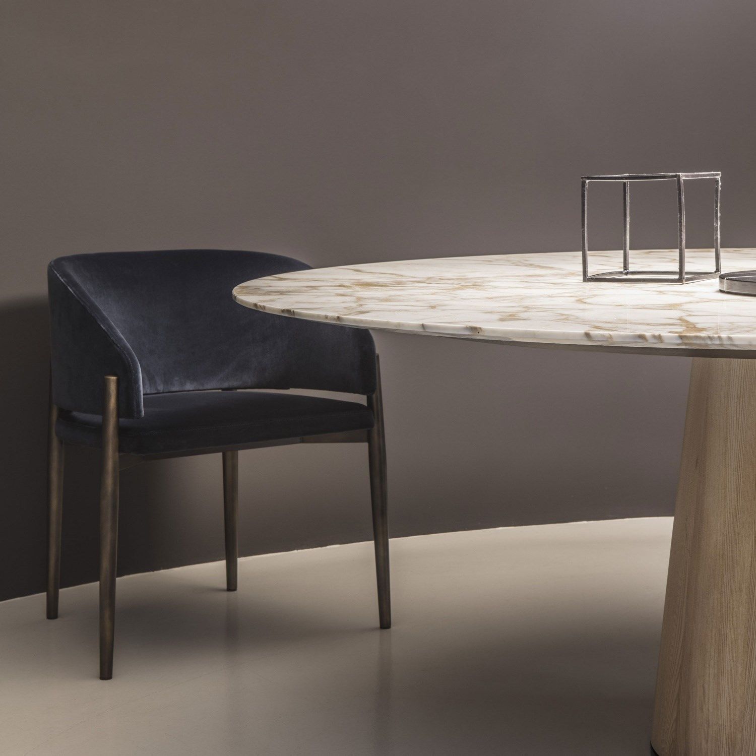 FRANK Easy chair By Porro | design Piero Lissoni