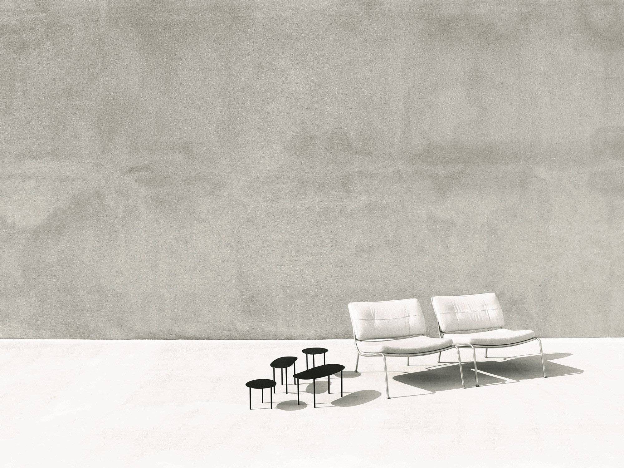 FROG Leather low lounge chair By Living Divani