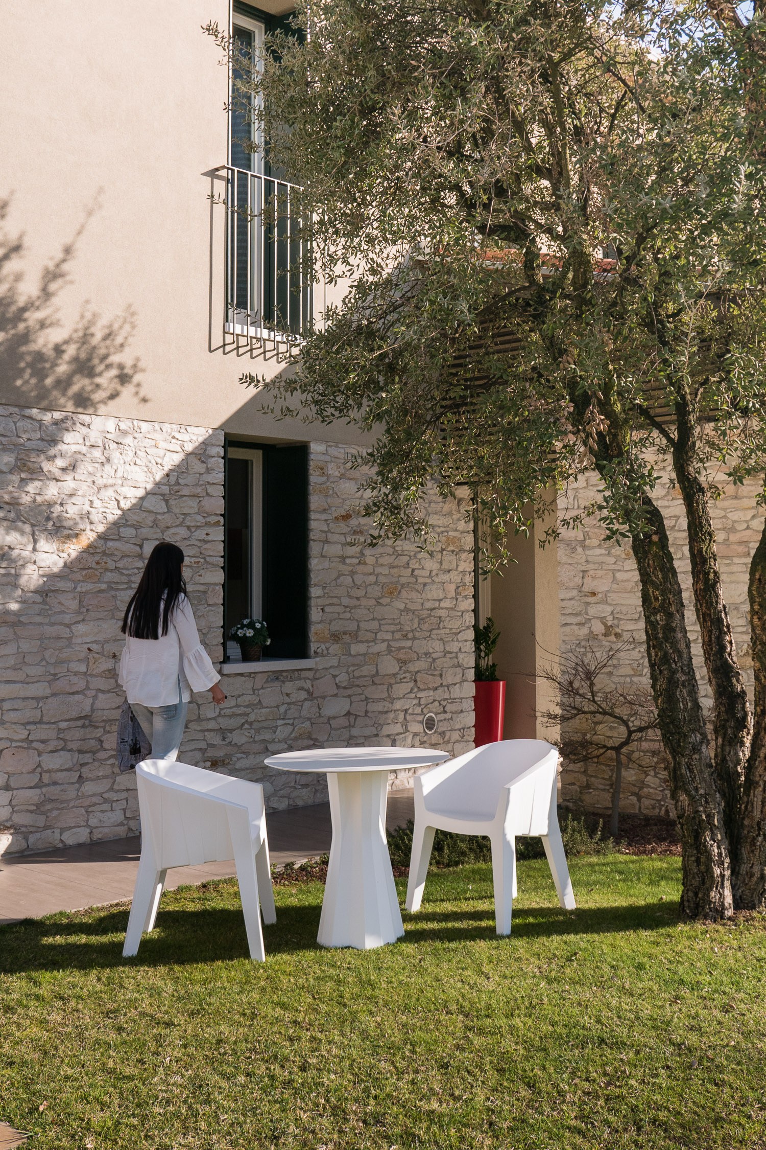 Silla de polietileno con brazos FROZEN CHAIR By Plust diseño Matteo ...
