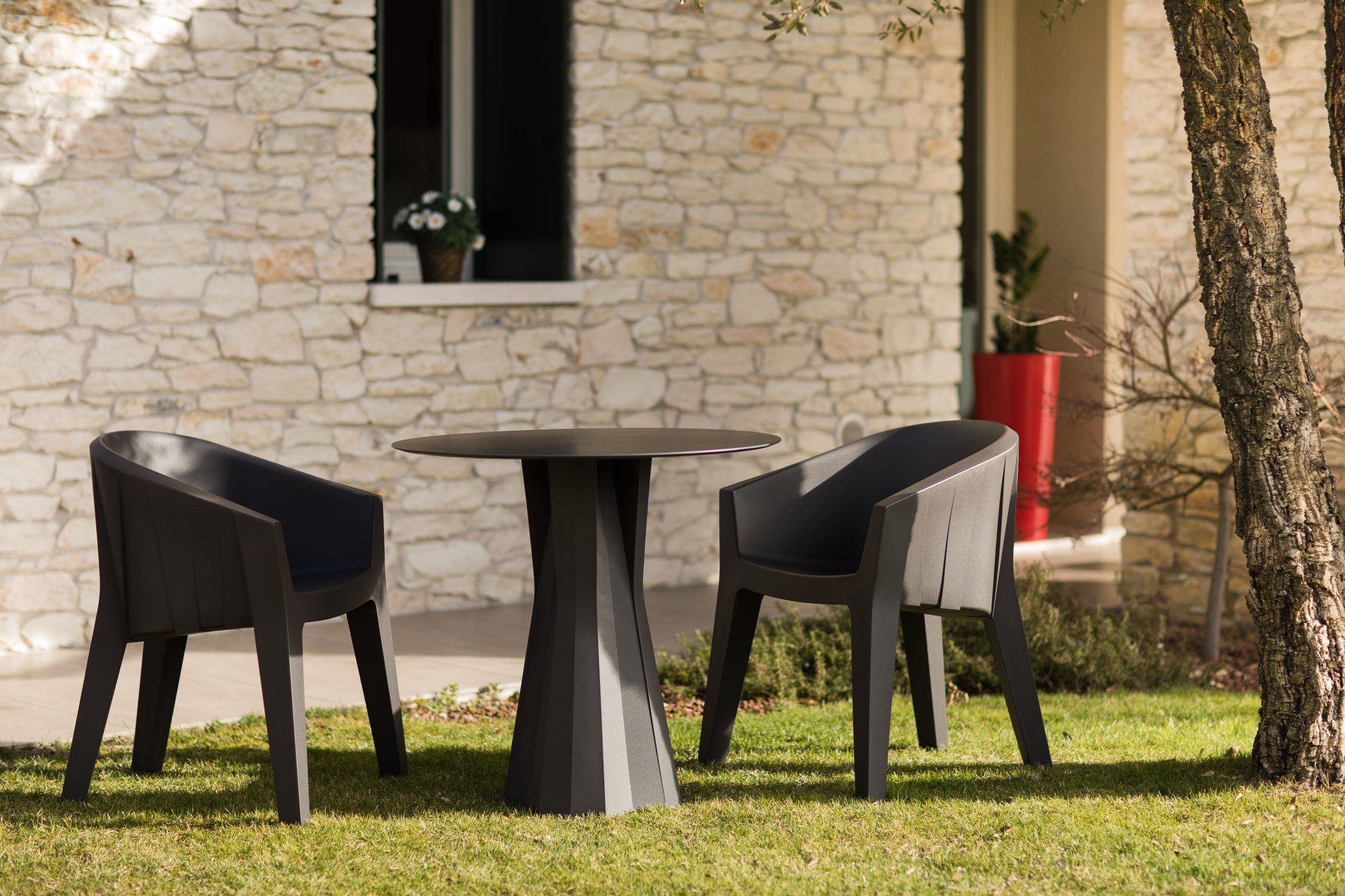 Tavolo in polietilene FROZEN DINING TABLE By Plust design Matteo Ragni ...