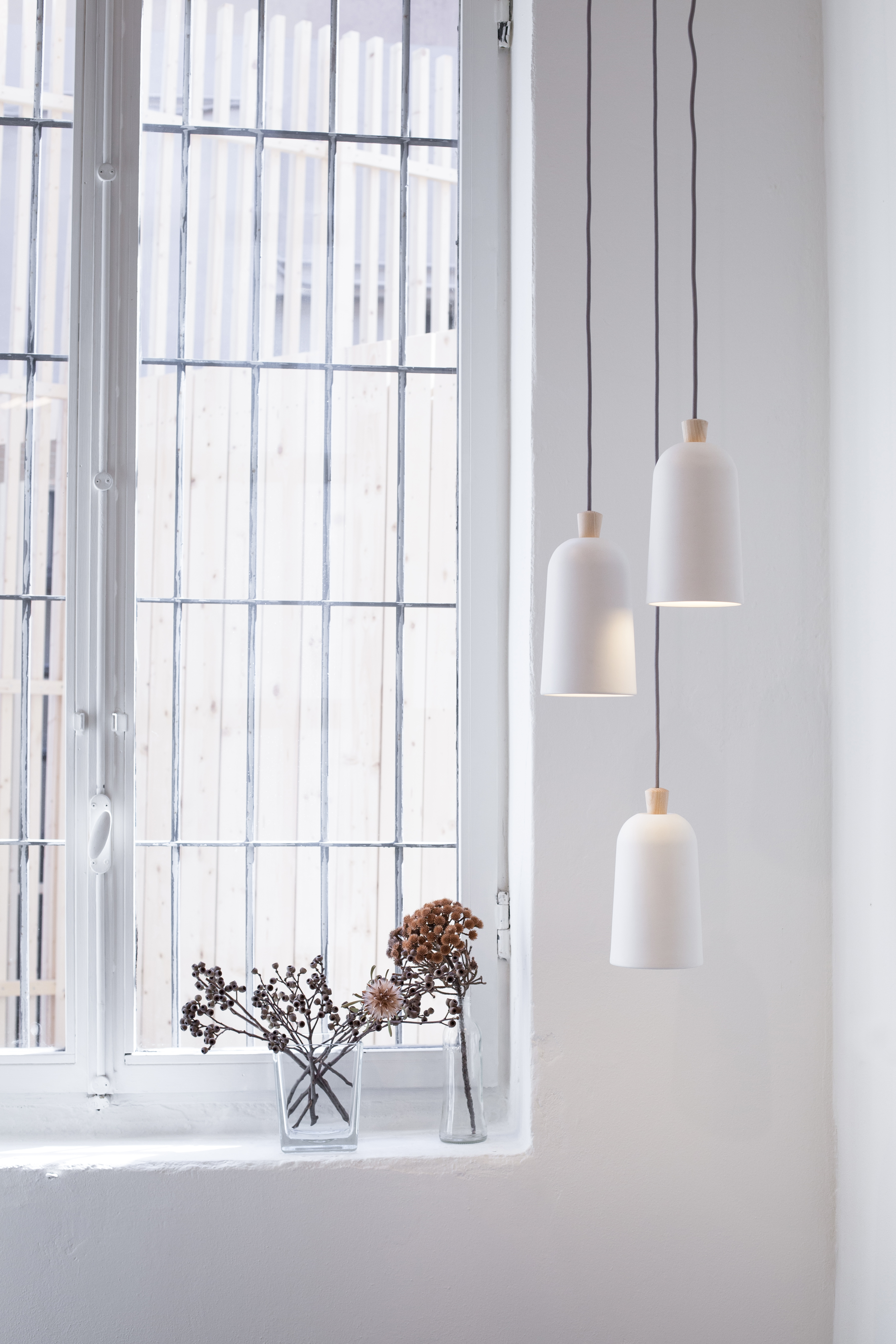 FUSE Ceramic pendant lamp By Ex.t | design NOTE Design Studio