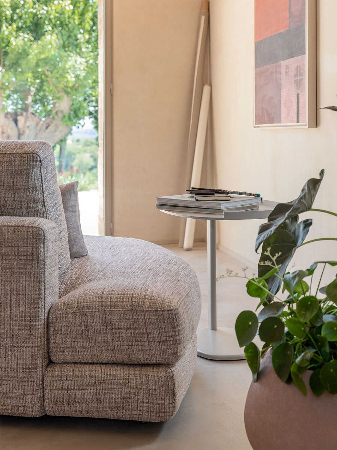 VICTORIA Metal side table By Flou