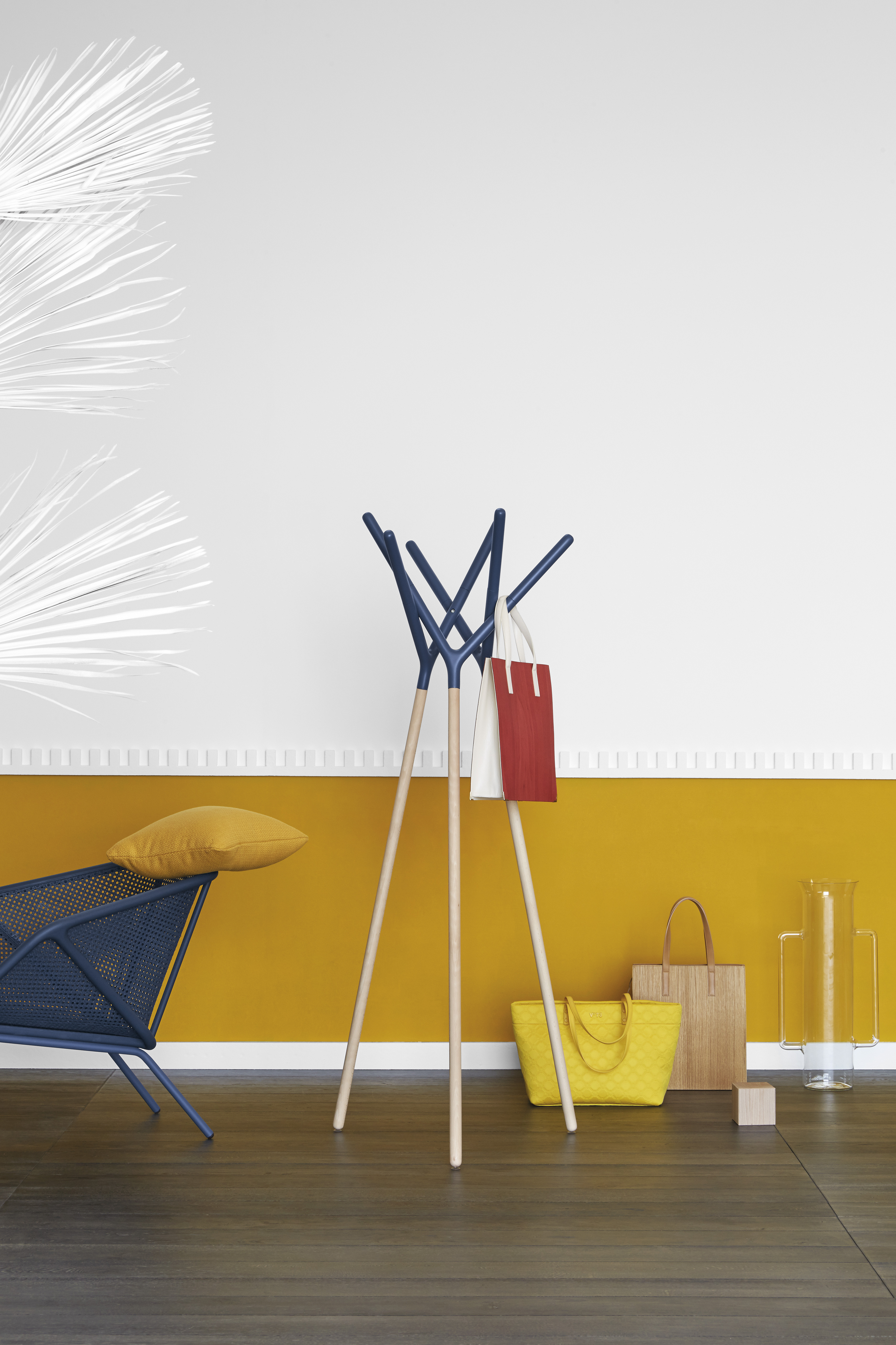 GAME OF TRUST Coat rack By Miniforms