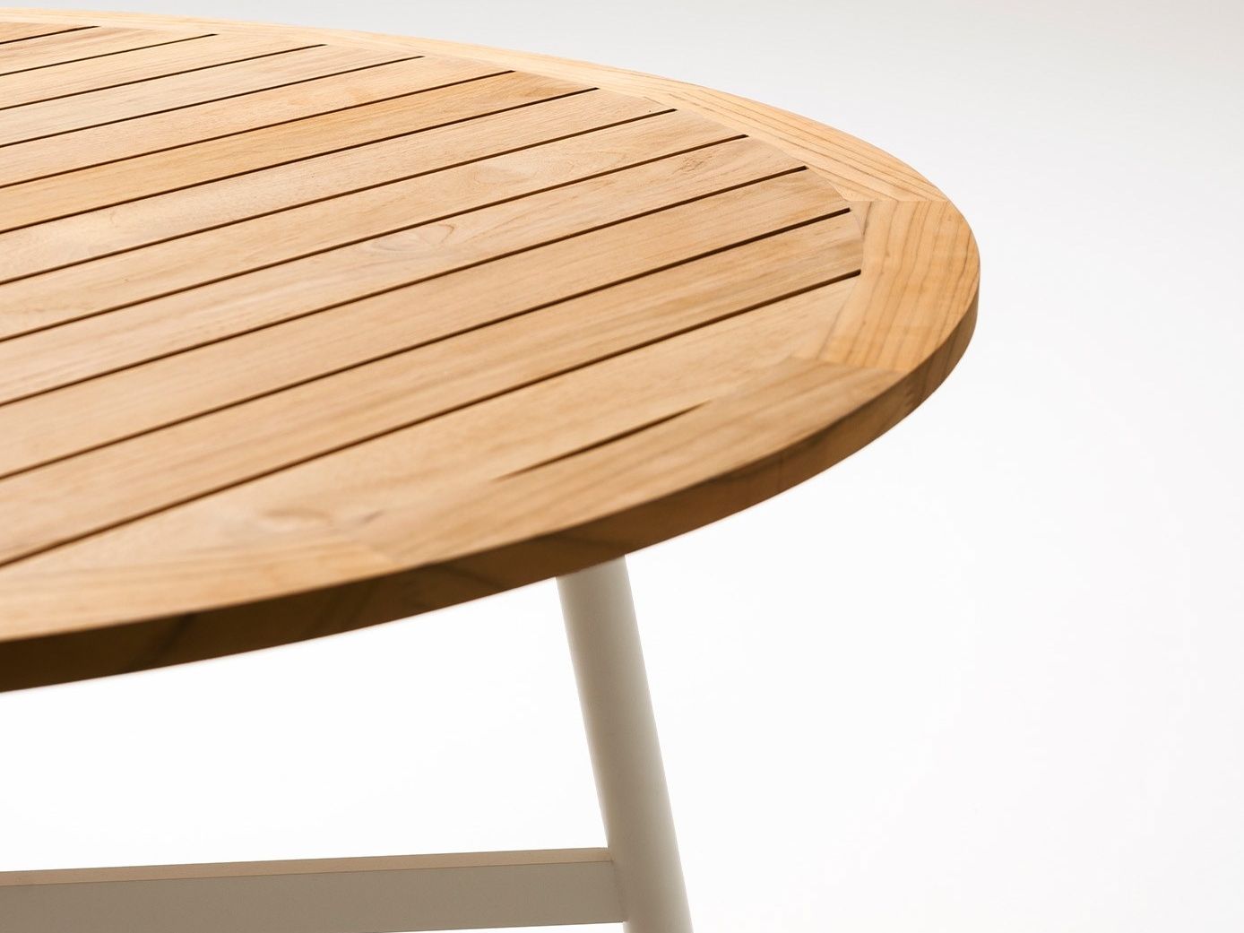 GAMMA 130 table By RODA