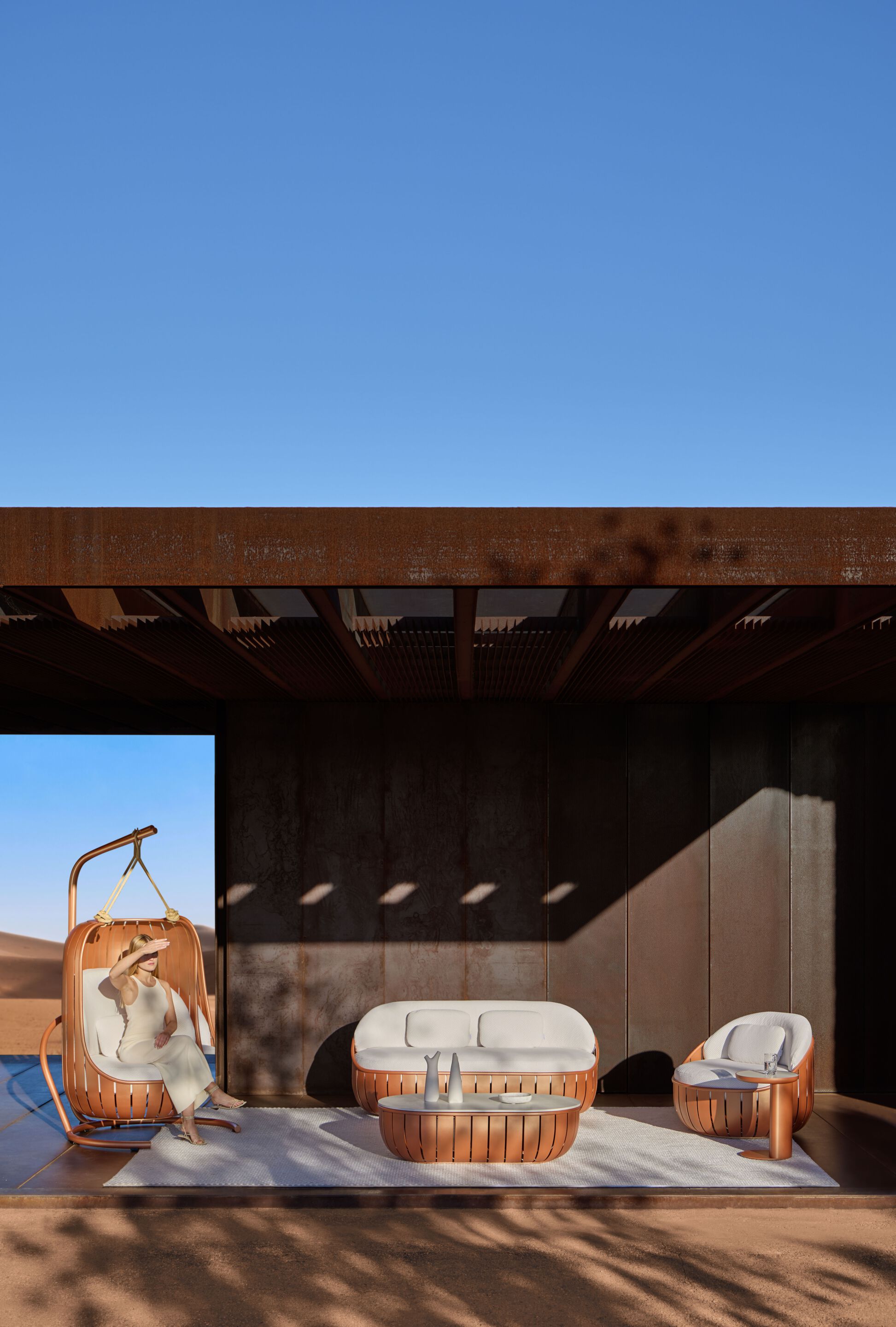 ARENA Garden hanging chair By GANDIABLASCO