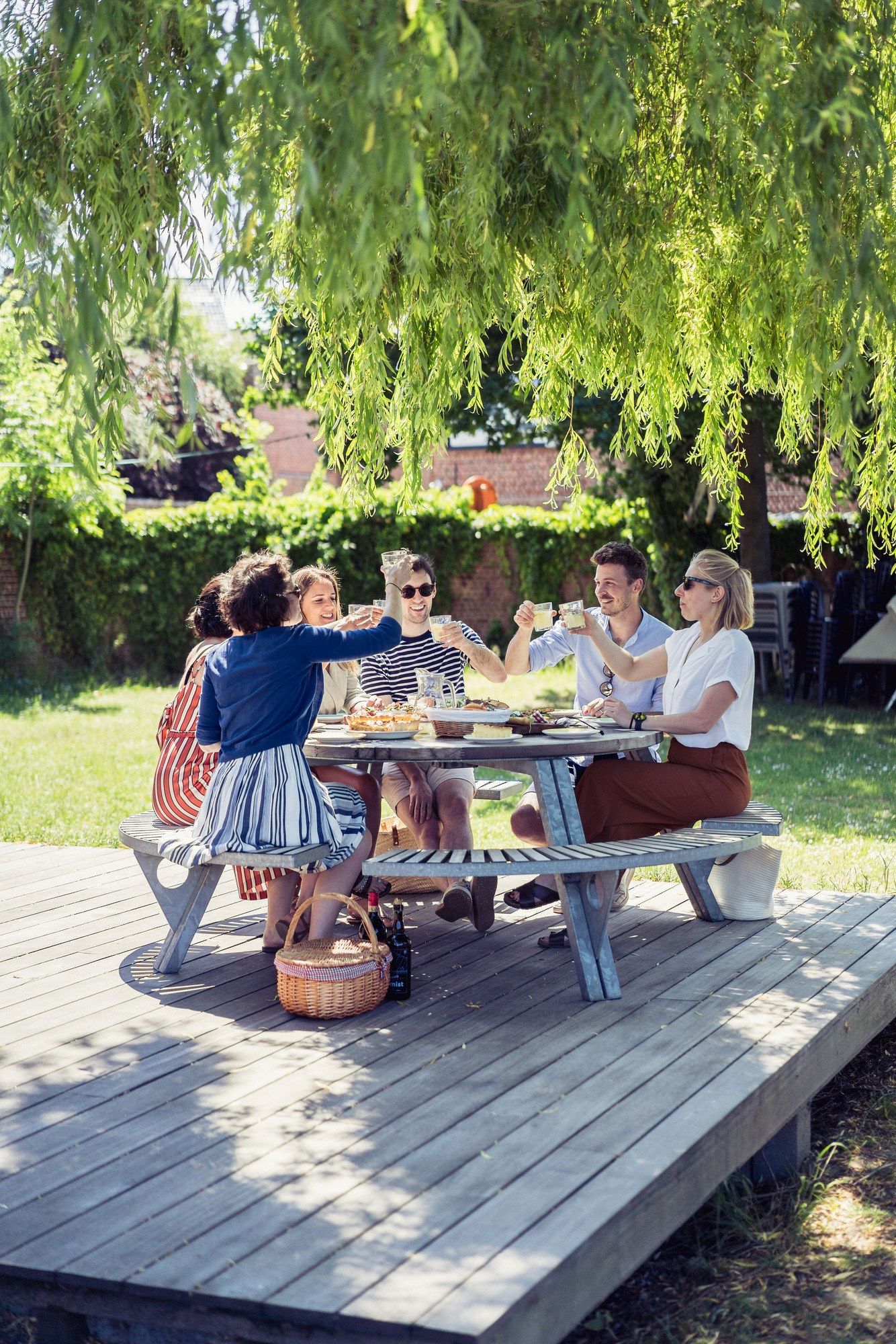 GARGANTUA Picnic table with integrated benches By Extremis | design ...