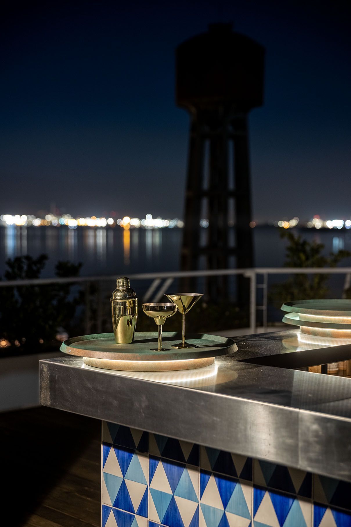 GIÒ Round polyurethane tray By GART