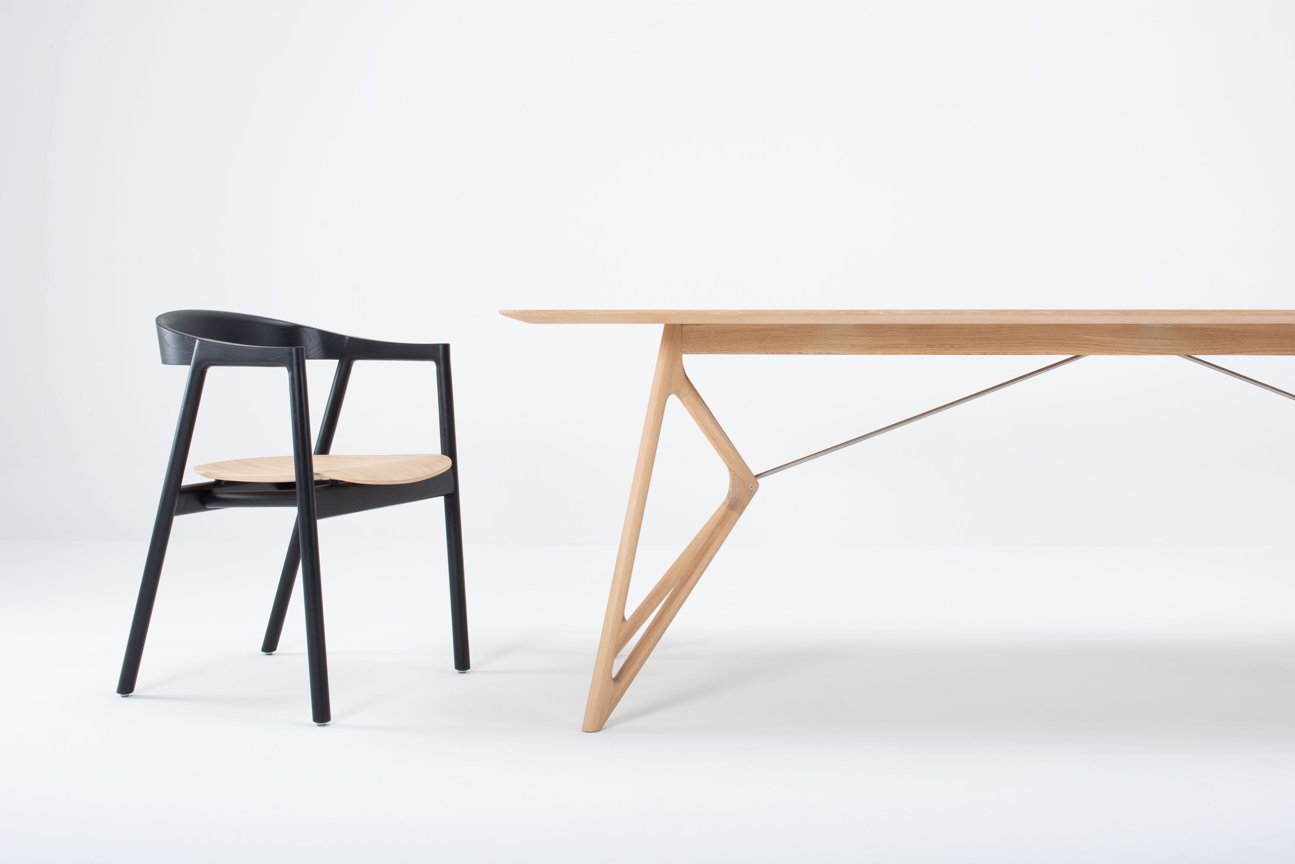 MUNA Chair By GAZZDA | design Salih Teskeredzic