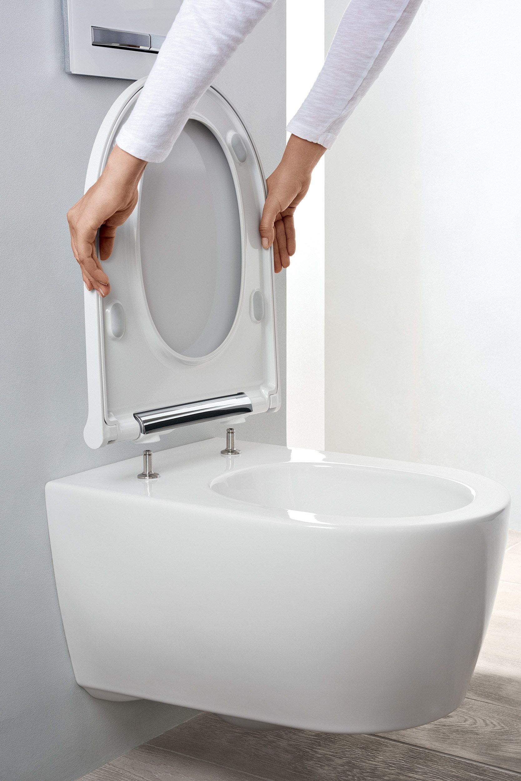 ONE Wall-hung ceramic toilet By Geberit