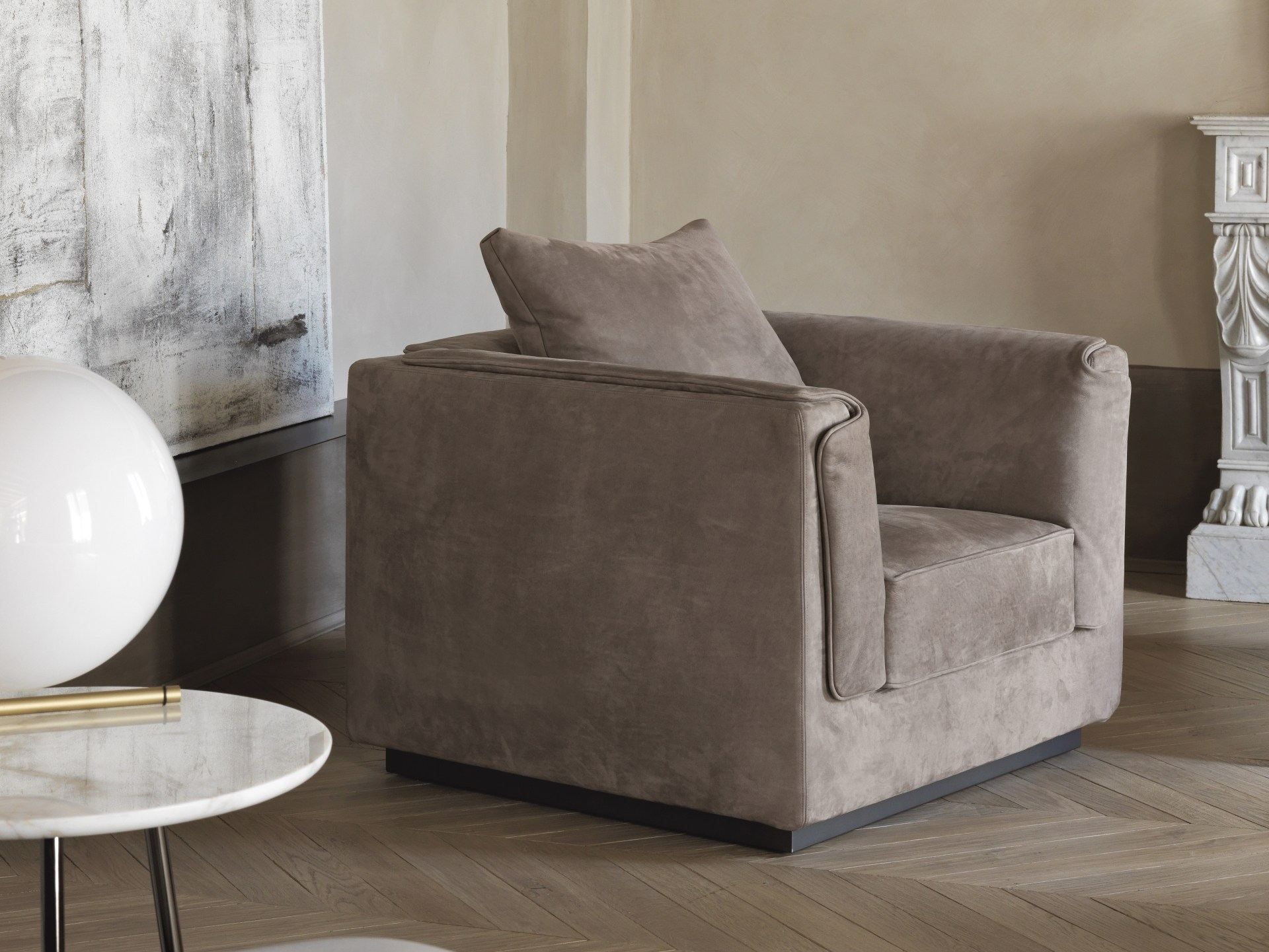 GENTLEMAN Armchair by Flou design Carlo Colombo