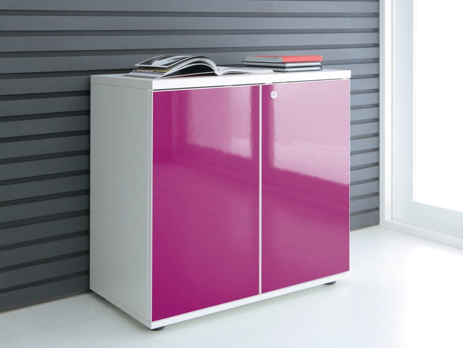 COLOR Office storage unit with hinged doors By MDD