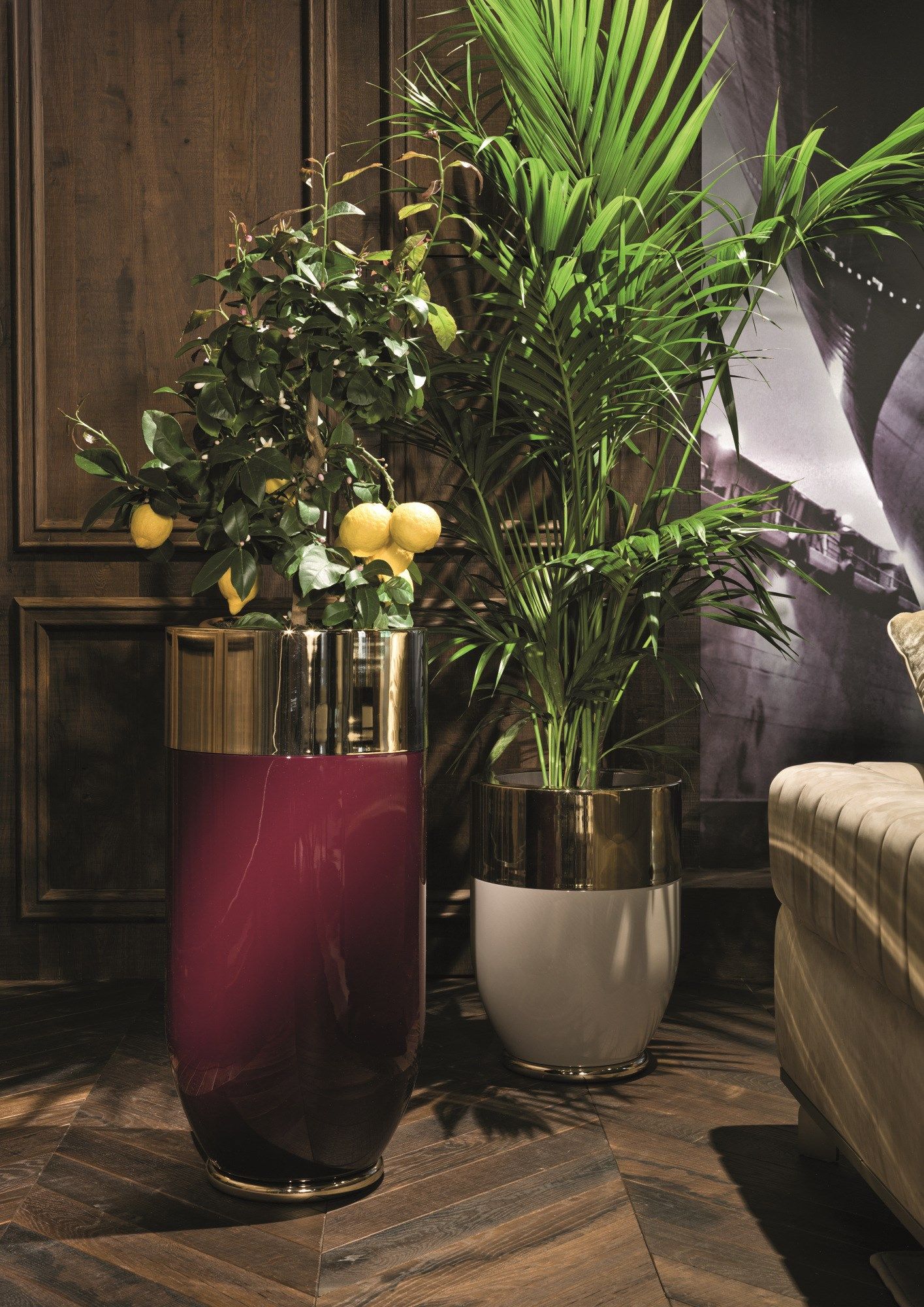 GODWIN CACHEPOT Round plant pot By Longhi | design Giuseppe Iasparra