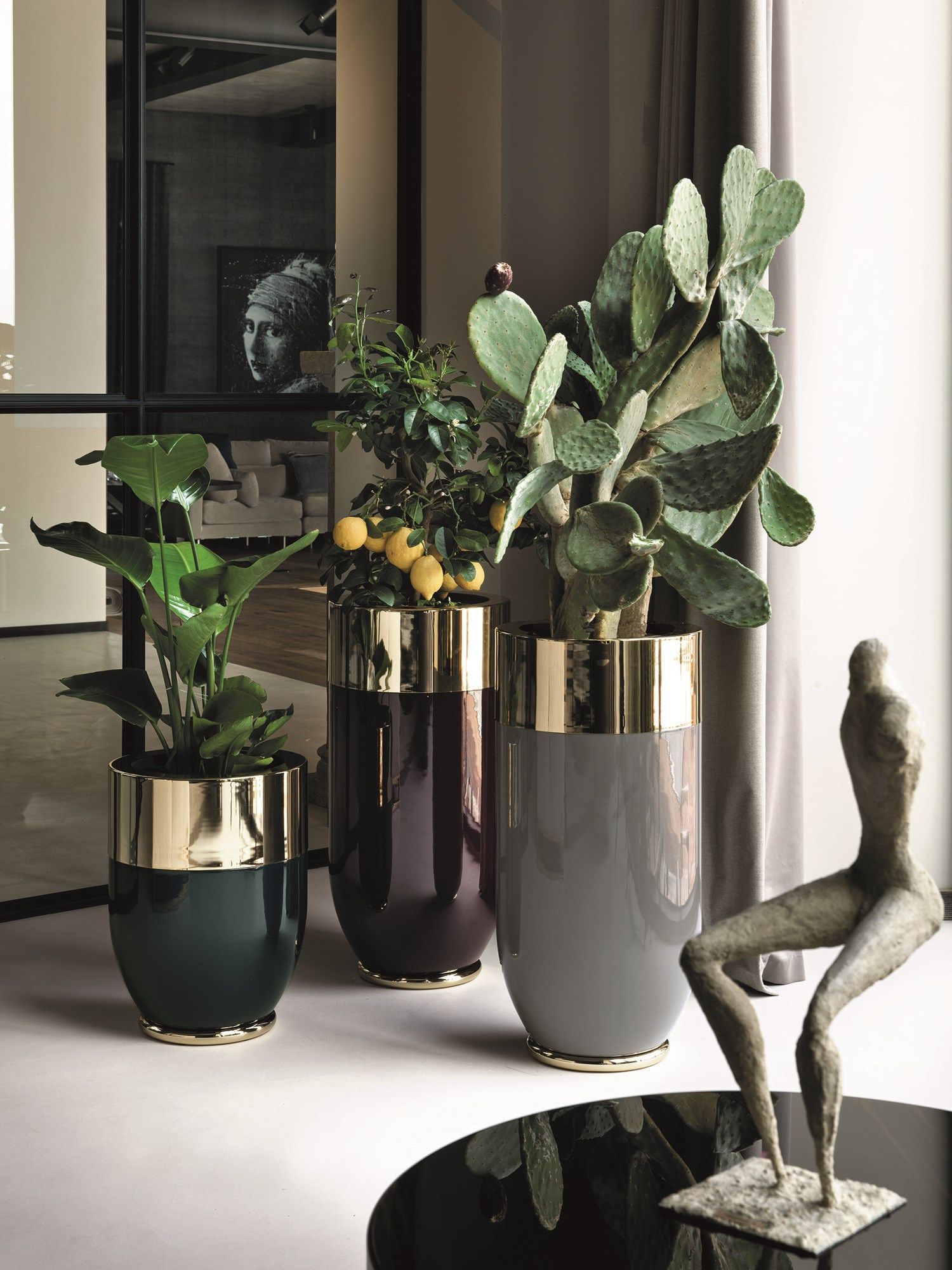 GODWIN CACHEPOT Round plant pot By Longhi | design Giuseppe Iasparra