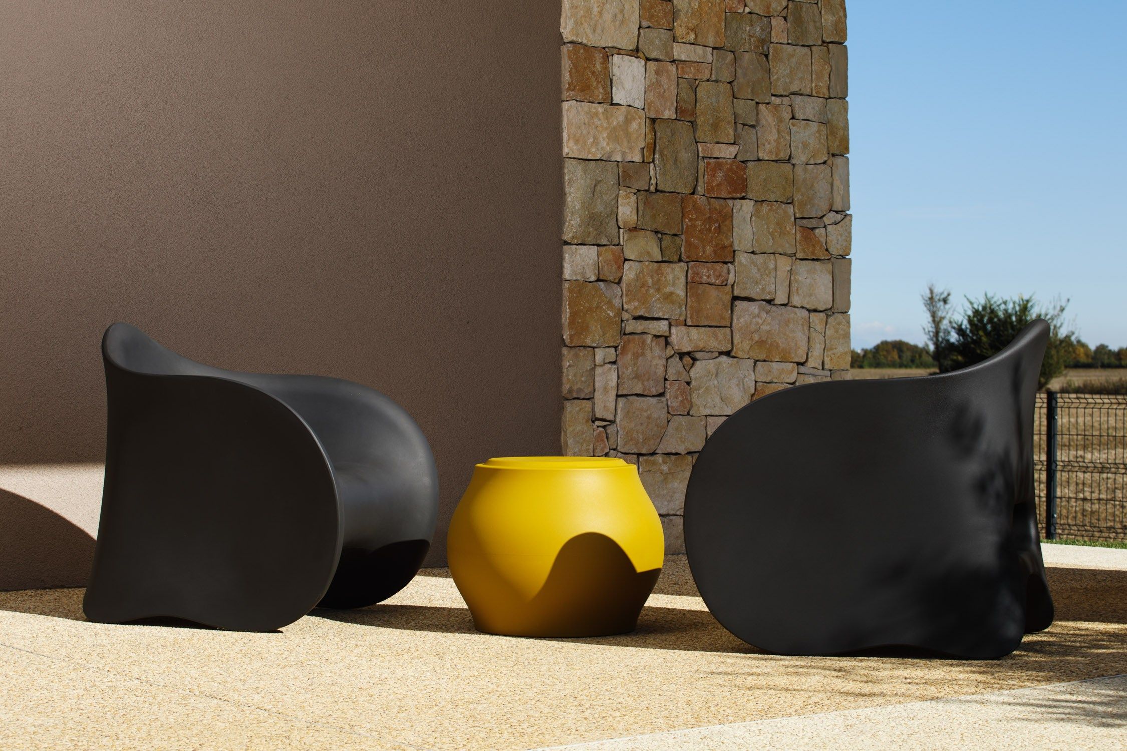 Polyethylene easy chair GOEN By Plust design Setsu & Shinobu Ito