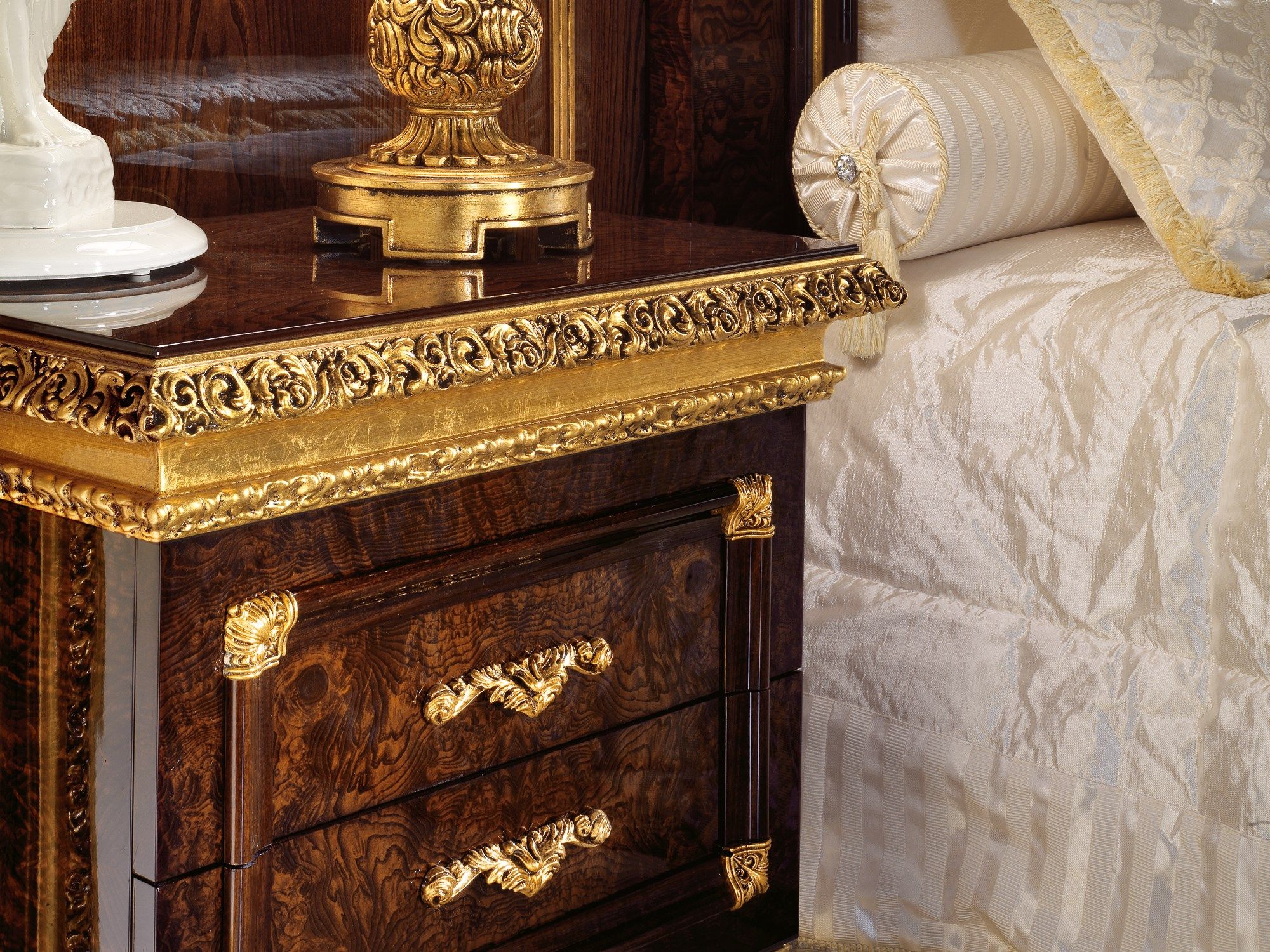 GRAND ROYAL Rectangular bedside table with drawers By A.R. Arredamenti