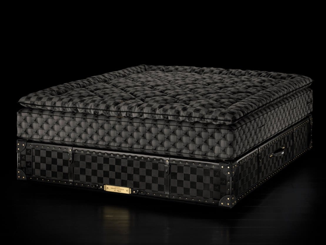 GRAND VIVIDUS Double bed By Hästens