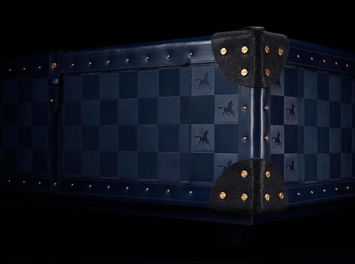 GRAND VIVIDUS Double bed By Hästens