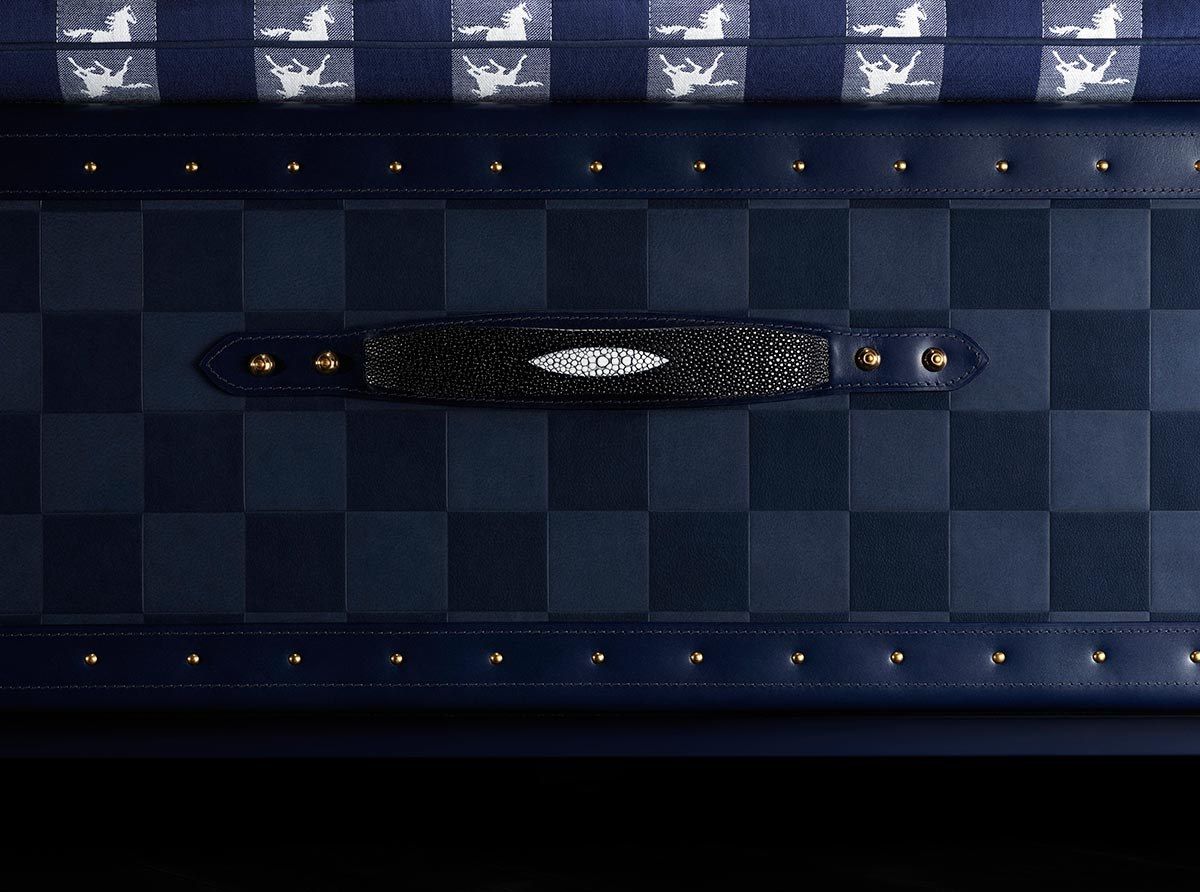 GRAND VIVIDUS Double bed By Hästens