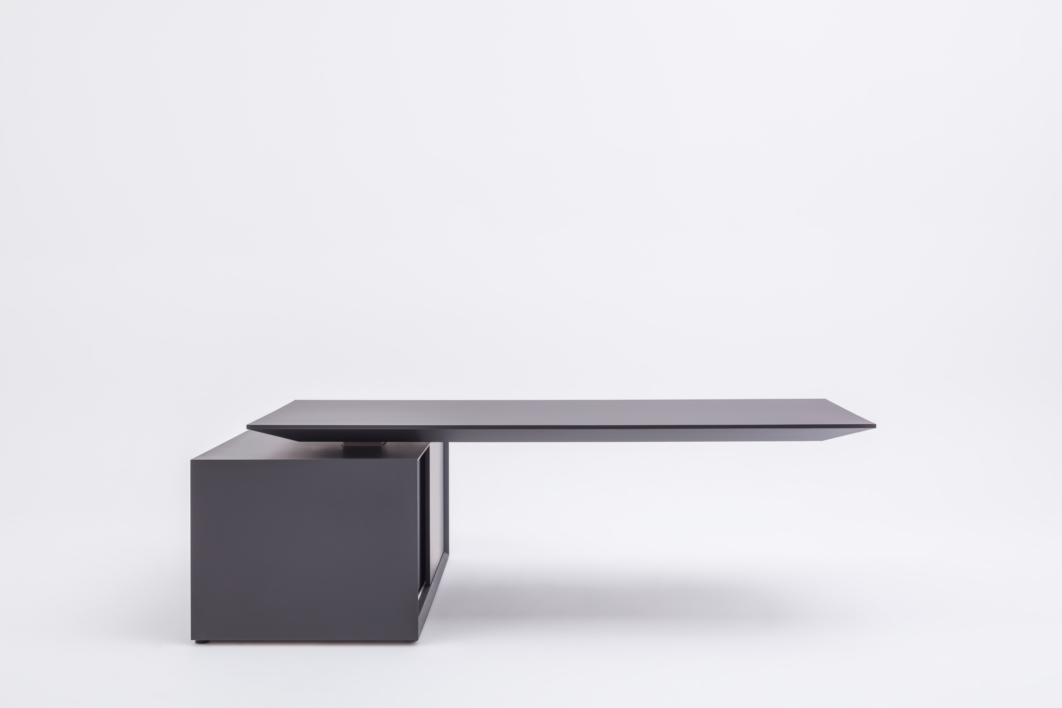 GRAVITY Rectangular office desk with electric motion By MDD | design ...