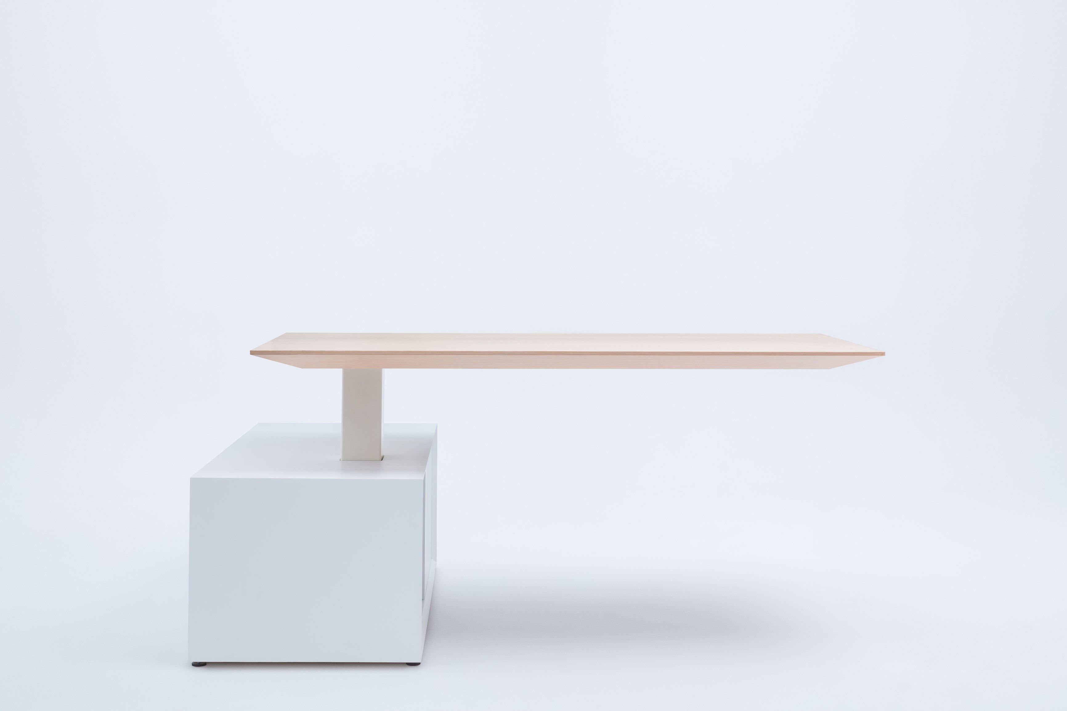 GRAVITY | Office desk By MDD design Dymitr Malcew