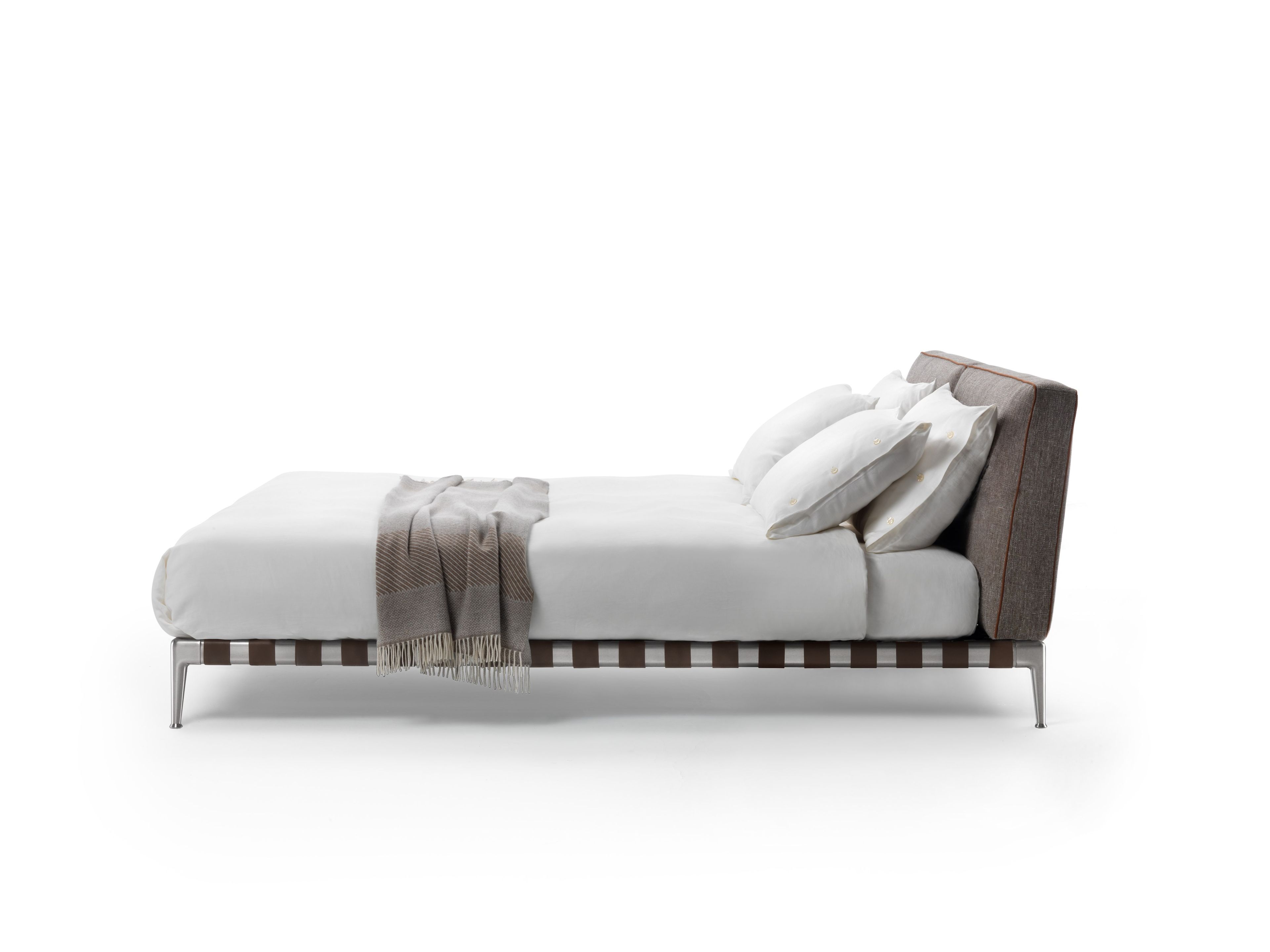 GREGORY Fabric double bed By Flexform | design Antonio Citterio
