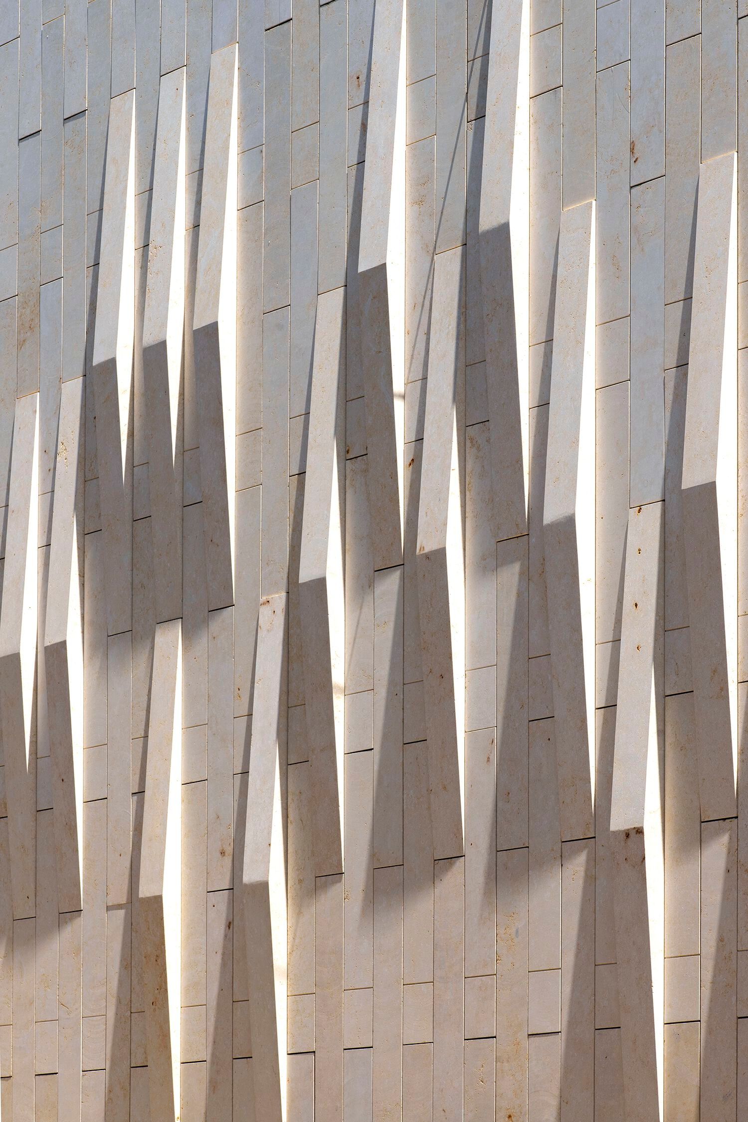 GAMMASTONE Monolithic architectural element By GammaStone