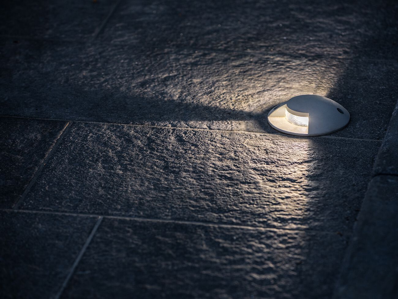 PASSUM SIDEWARDS LED walkover light steplight By Goccia Illuminazione