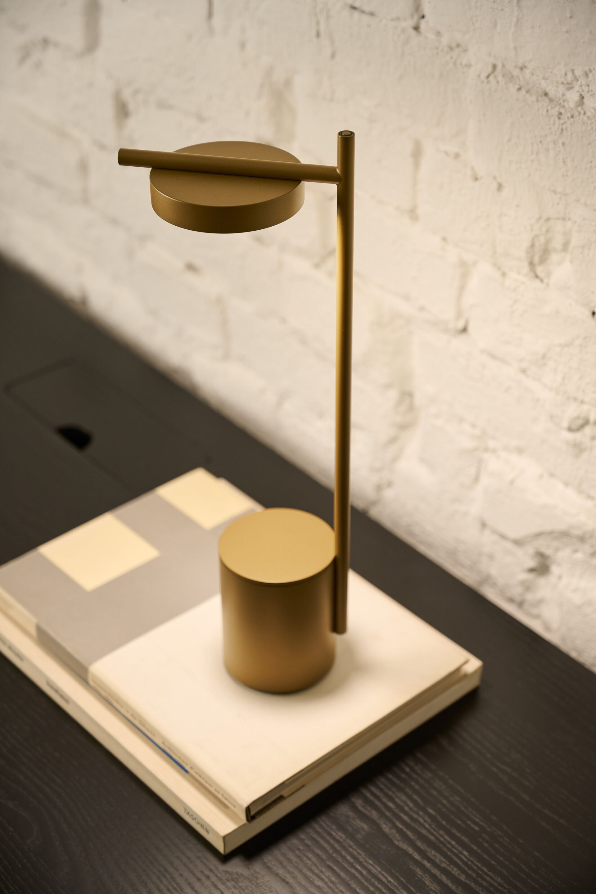 IGRAM IG-PT Table lamp By Grupa
