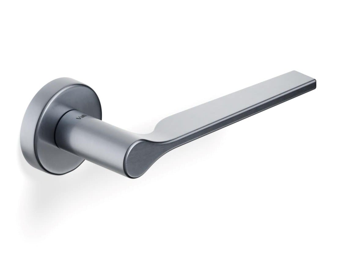 H 1062 CARMEN | VALLI - LAB Brass door handle on rose By Valli