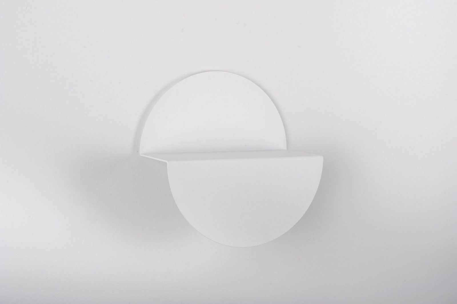 HALF MOON Wall shelf By FORMAE