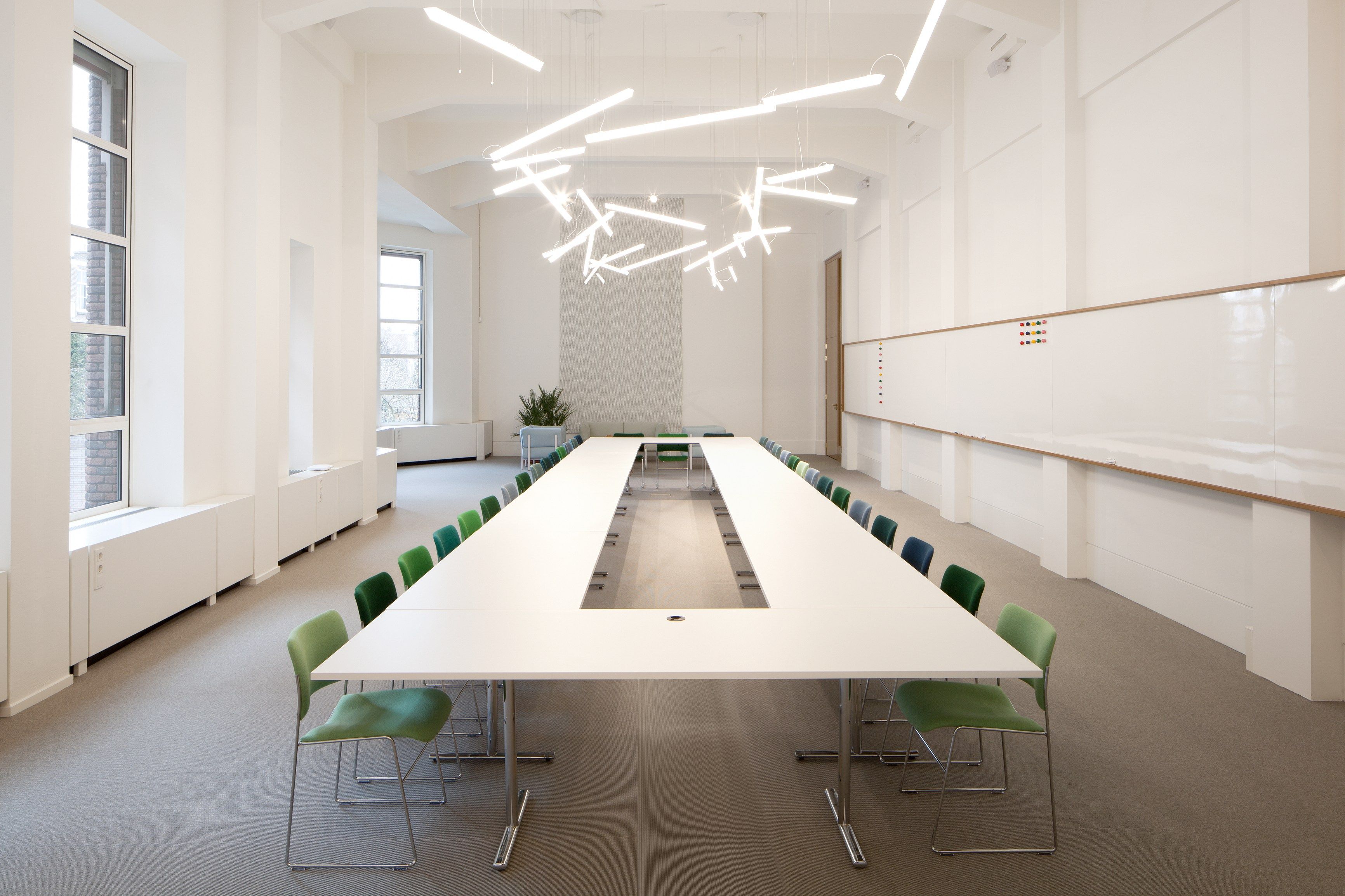 Methacrylate pendant lamp HALO LINEAL By Vibia design Martín Azúa