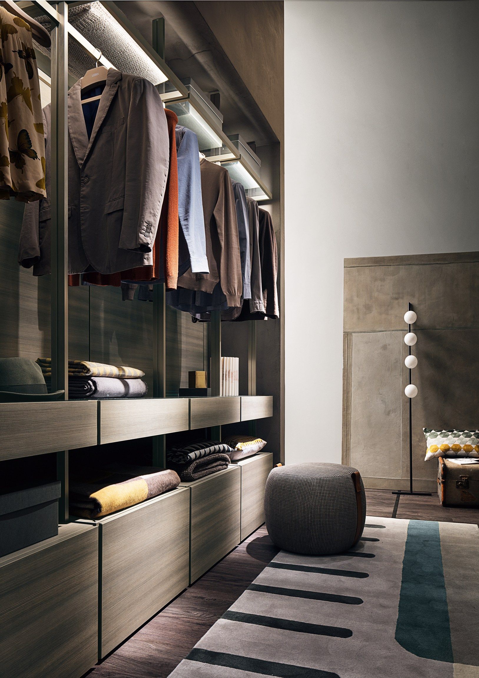 Sectional custom walk-in wardrobe HANGAR By Lema design Piero Lissoni