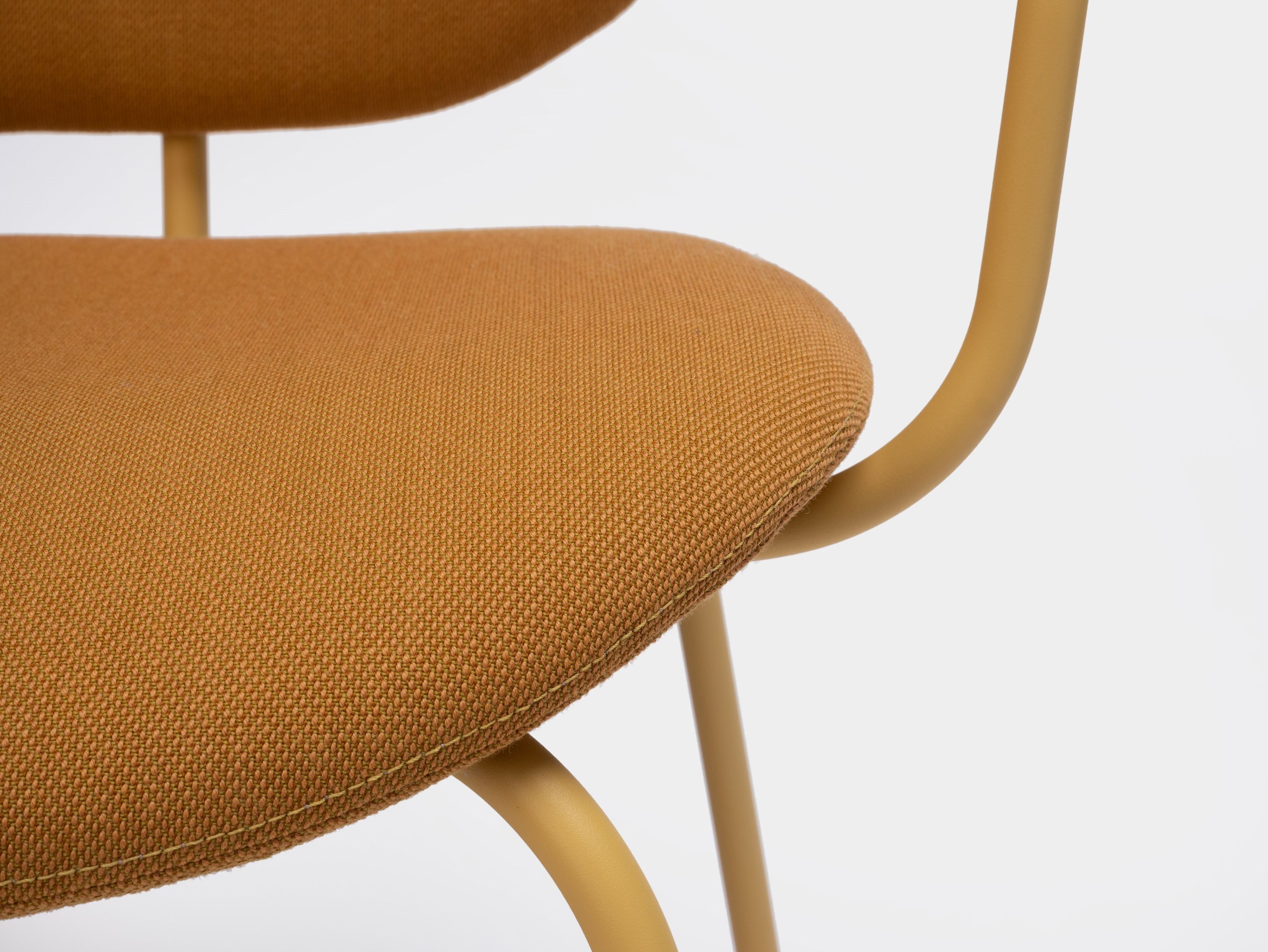 HARI XL | Chair with armrests Hari Collection By ONDARRETA design estudiHac