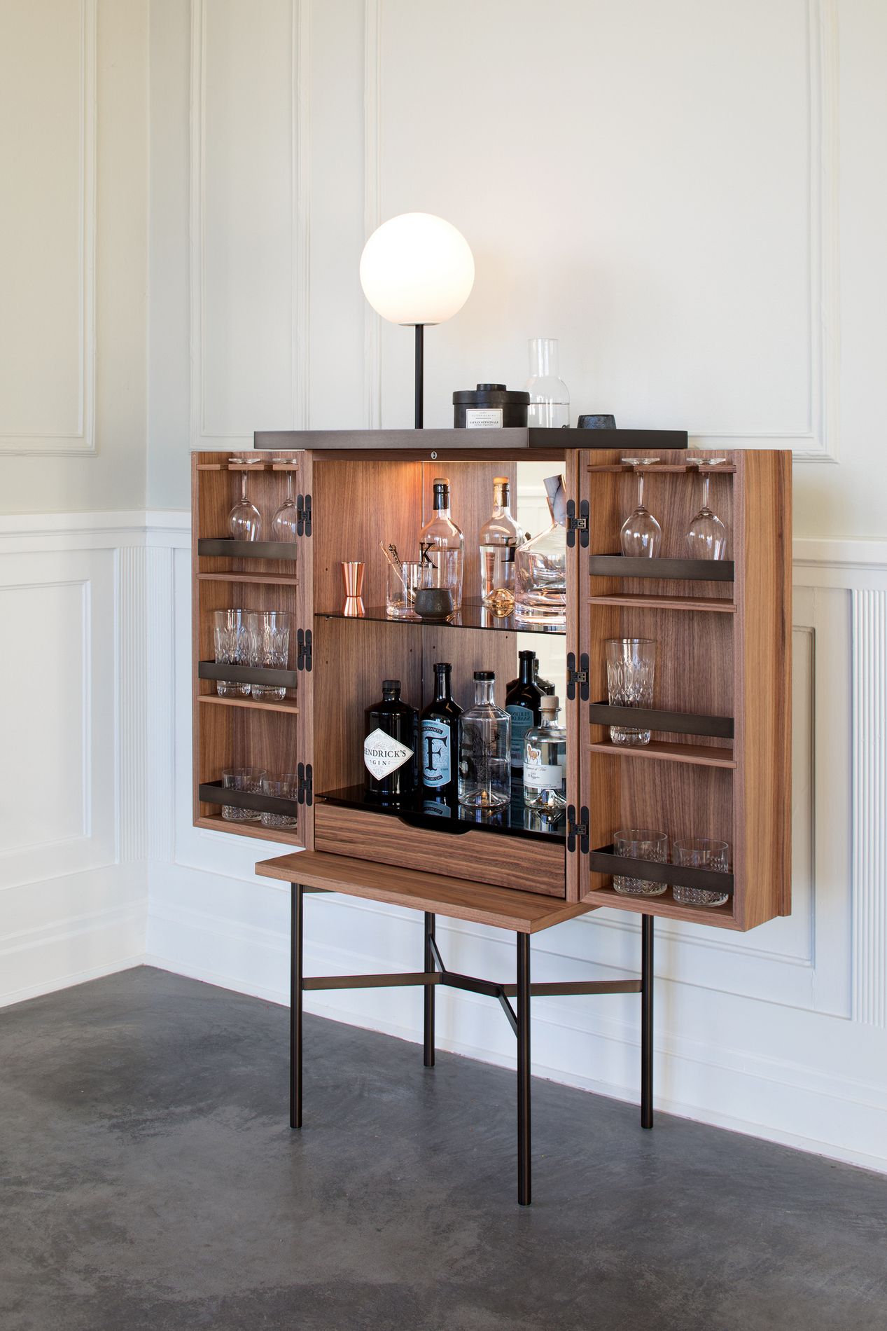 HARRI | Mobile bar By more design Peter Fehrentz