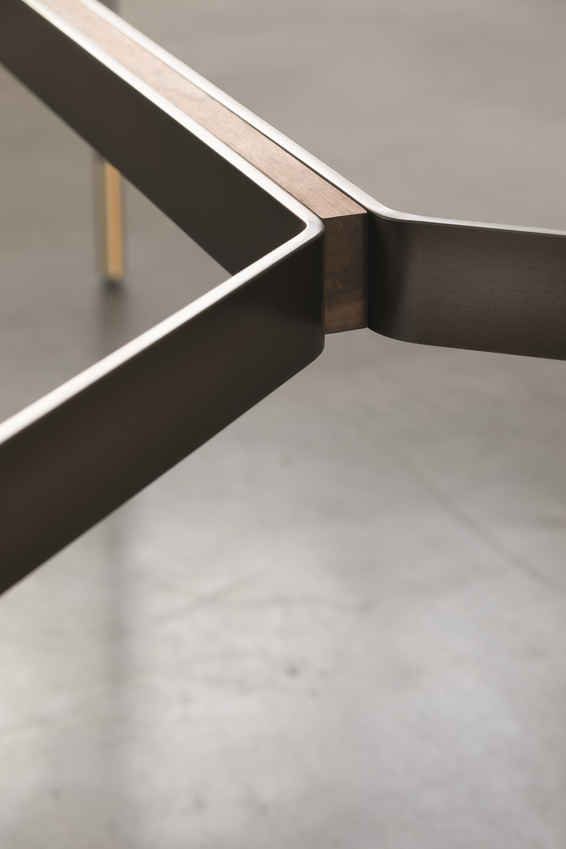 HARRI | Table Harri Collection By more design Peter Fehrentz