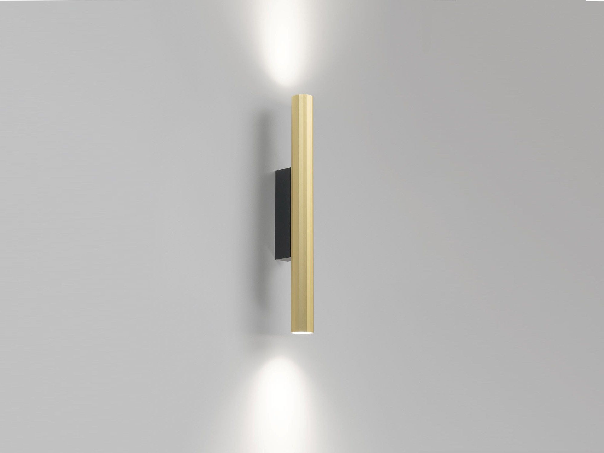 HEDRA 39 W | Wall lamp LED metal wall light By Delta Light