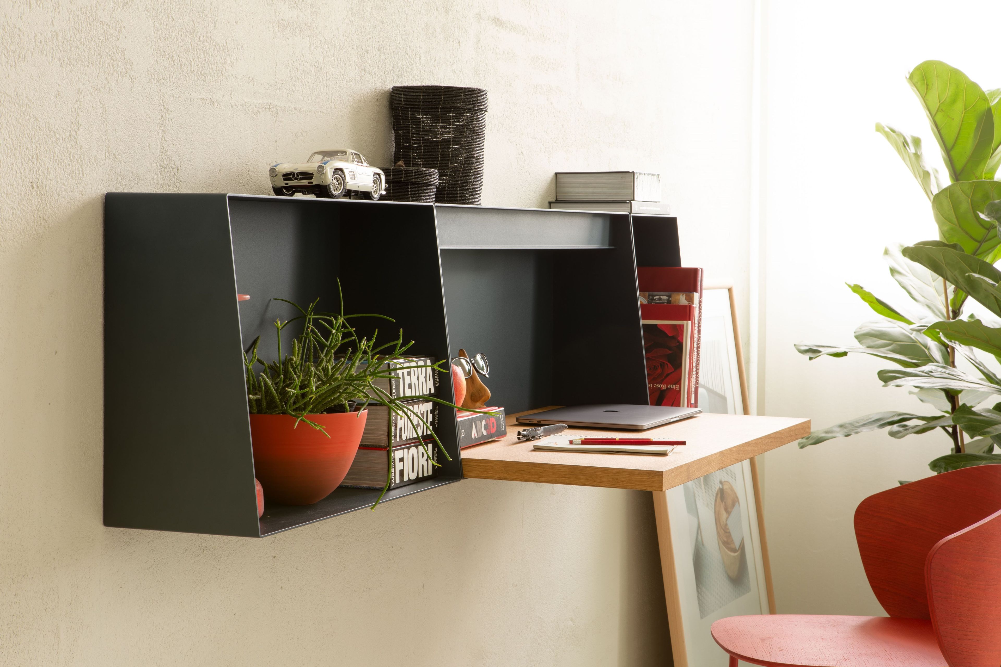 HELLA | Secretary desk By True Design design E-ggs