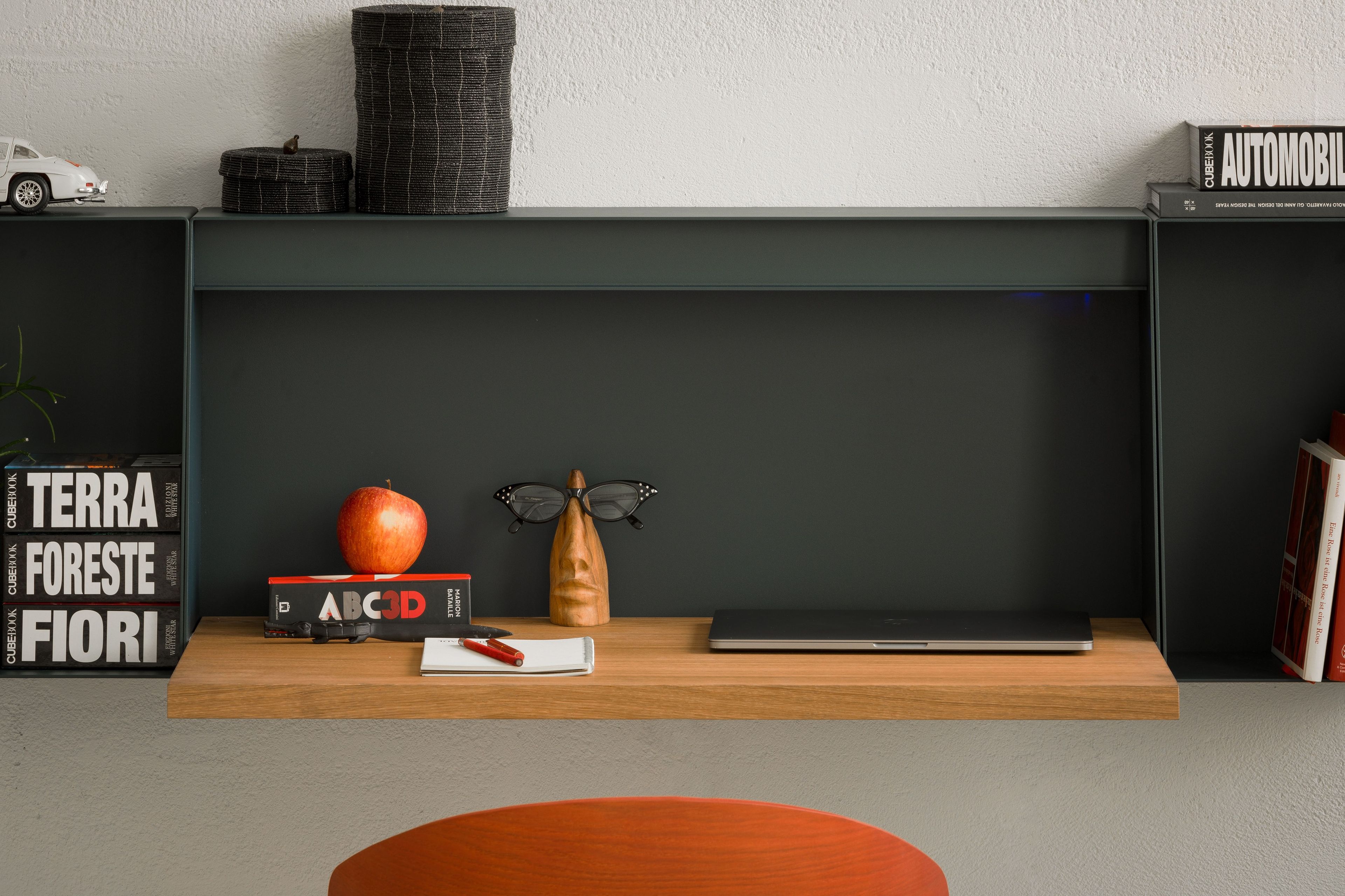 HELLA | Secretary desk By True Design design E-ggs