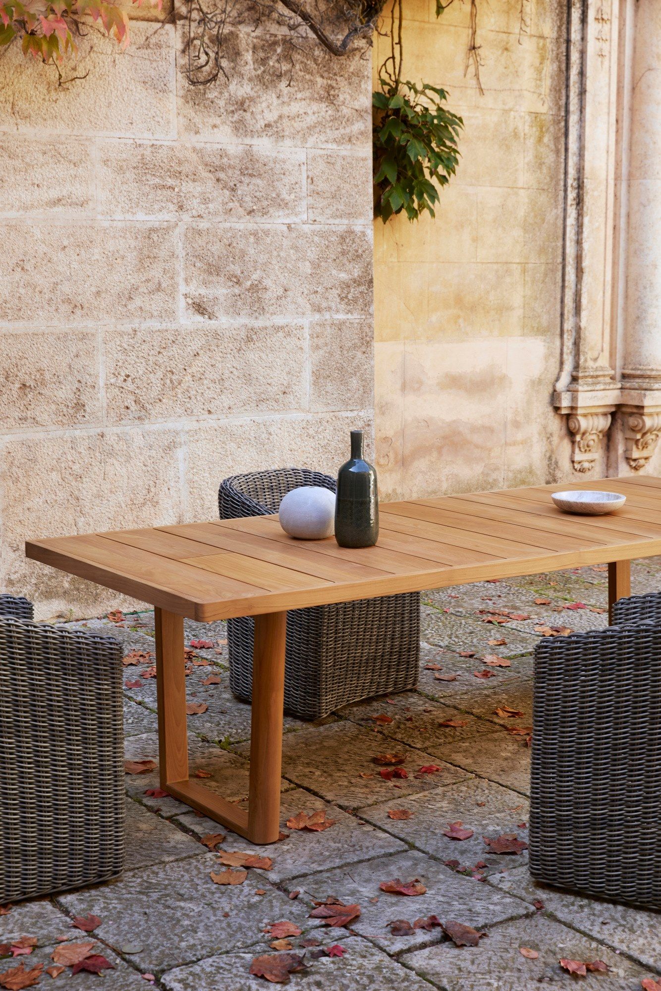 HERITAGE Rectangular teak garden table By POINT | design Mario Ruiz