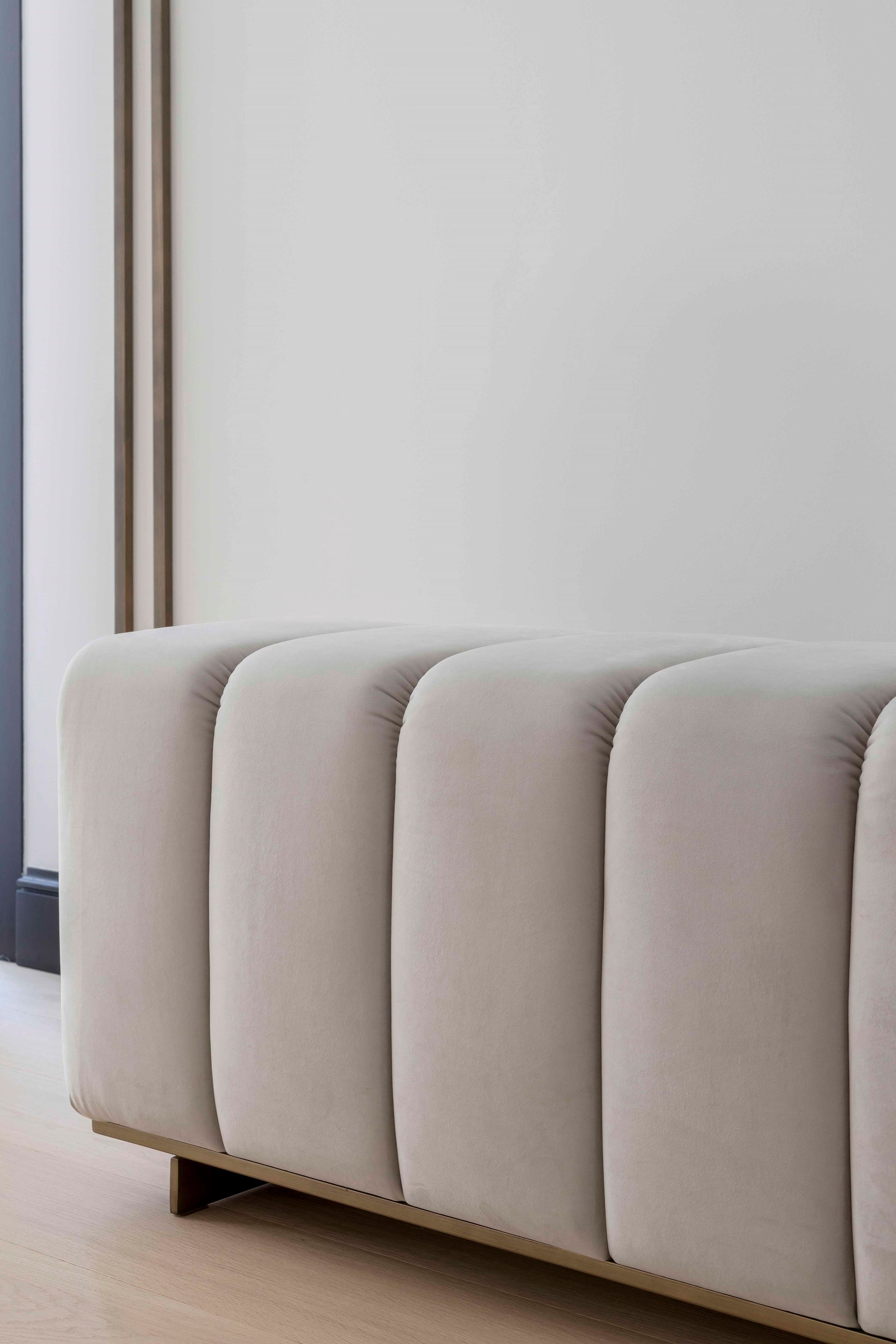 HILARY Upholstered velvet bench By Stylish Club