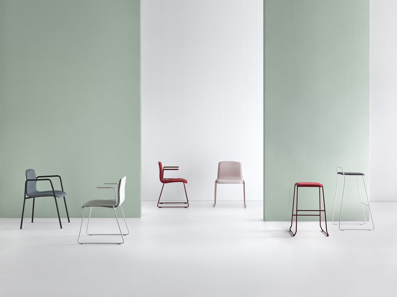 HUG 12 TA CR Stool By Mobboli