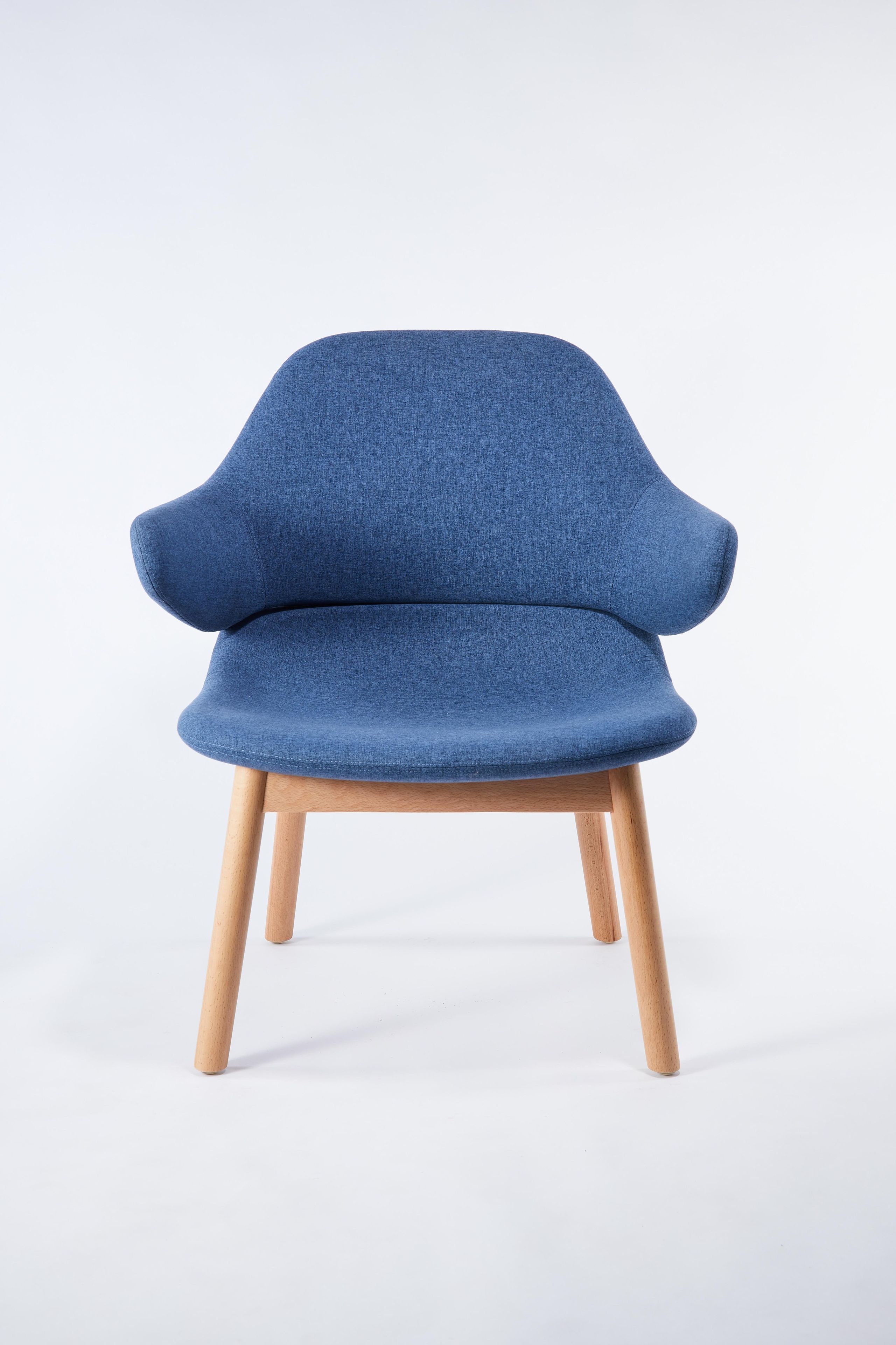 HUG Fabric easy chair with armrests By grado design | design Peter Fei