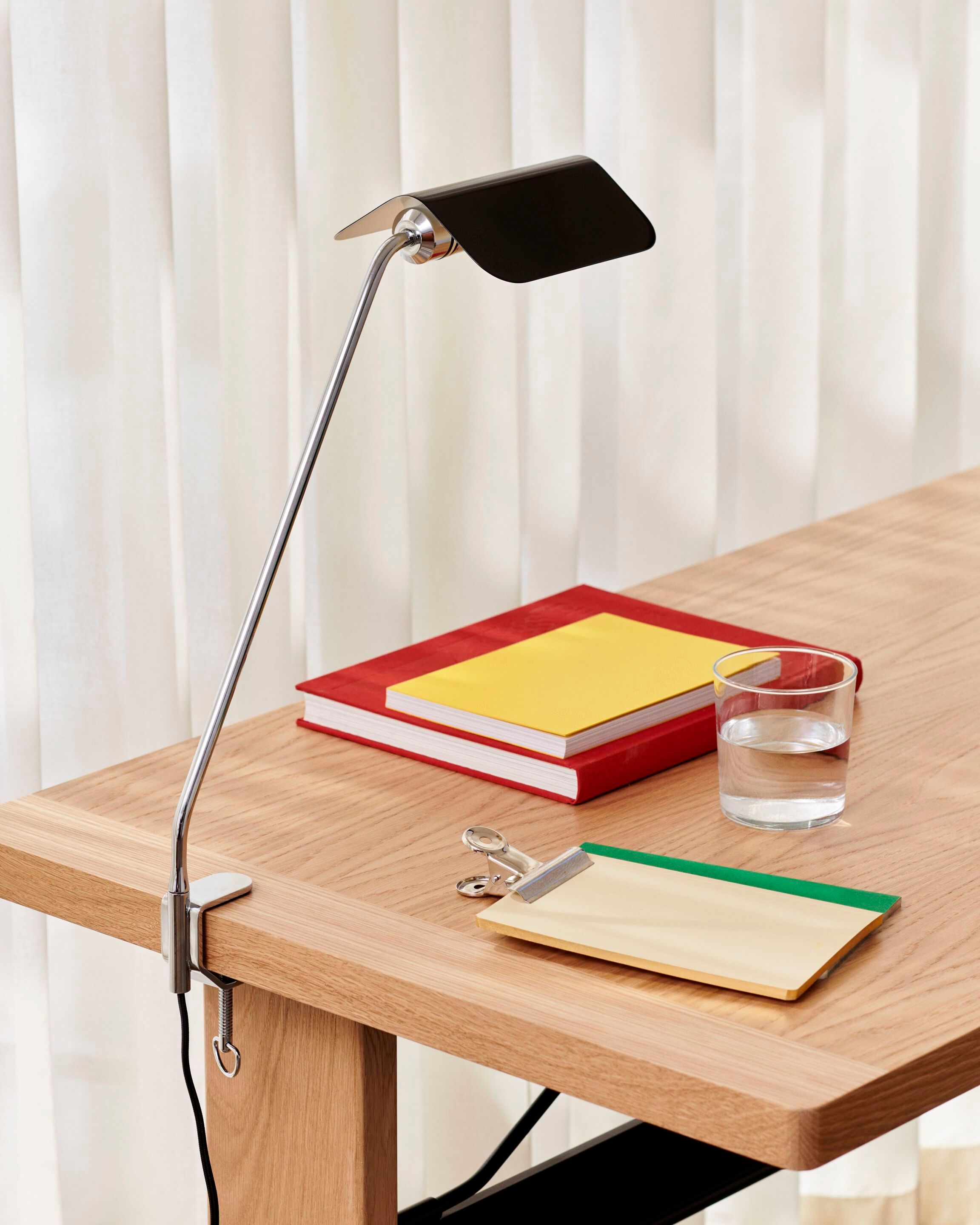 APEX DESK CLIP Table lamp By Hay