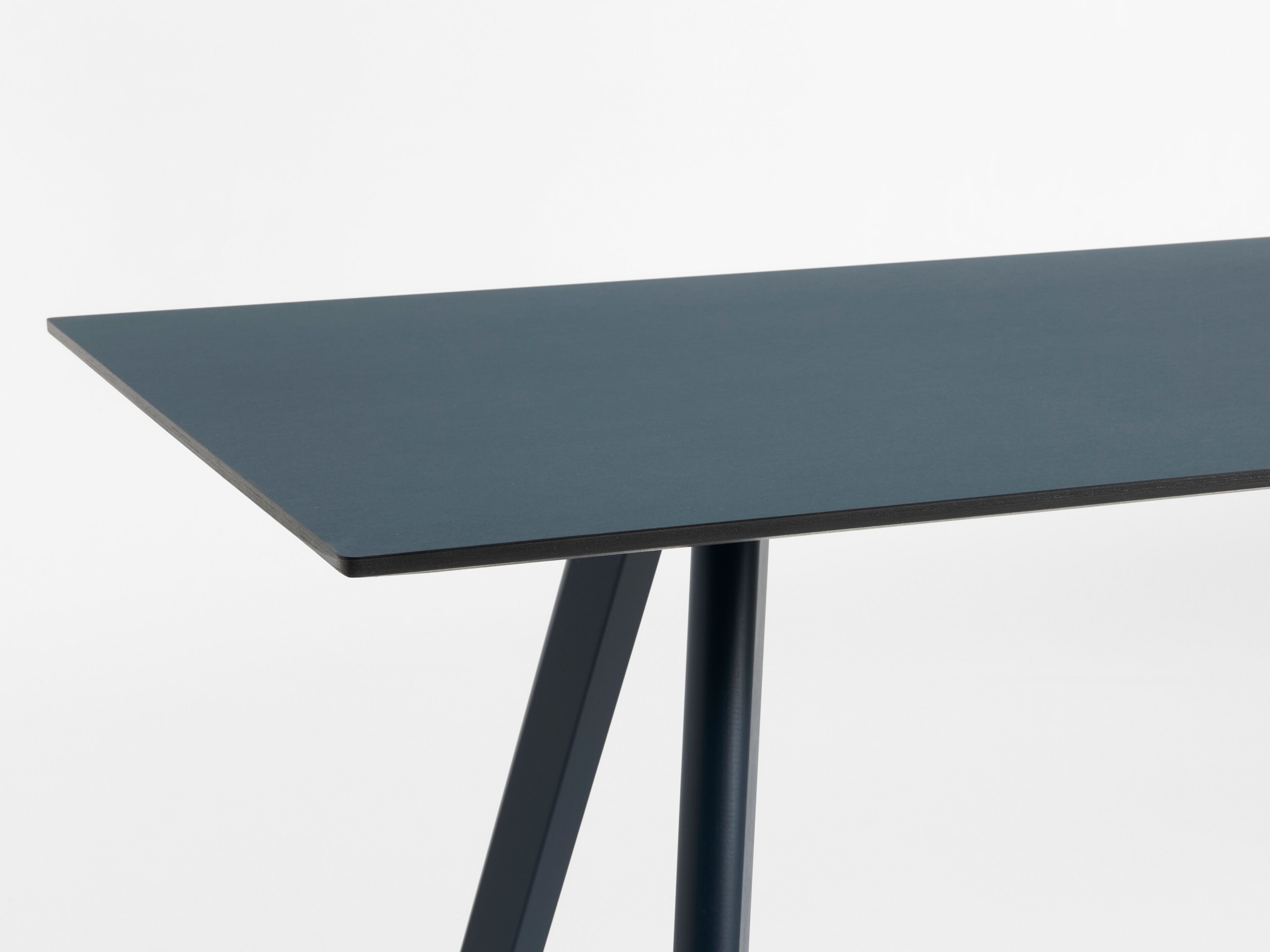 COPENHAGUE CPH 30 EXTENDABLE Table By Hay | design Ronan & Erwan Bouroullec