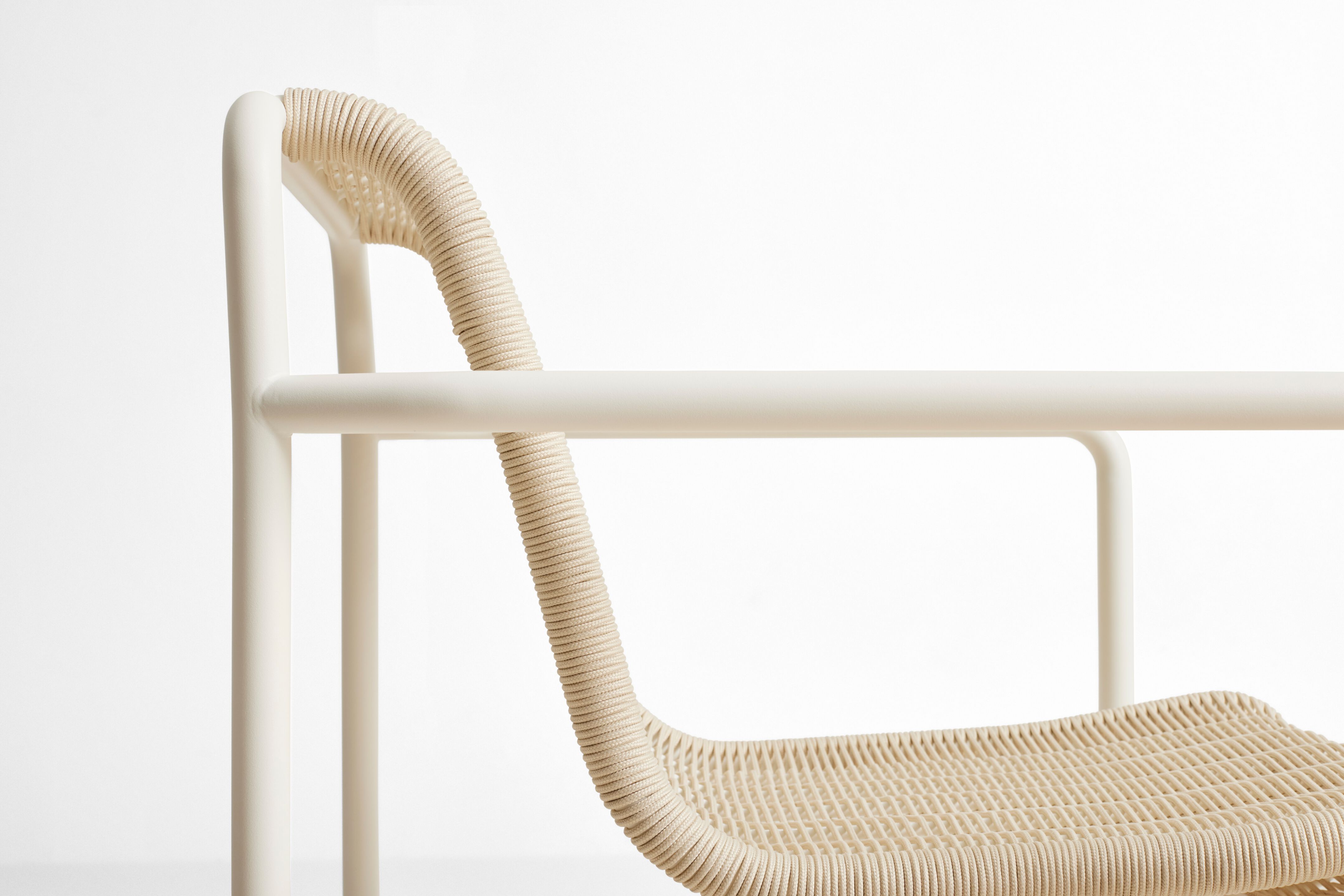 PALISSADE CORD Garden armchair with armrests By Hay | design Ronan ...