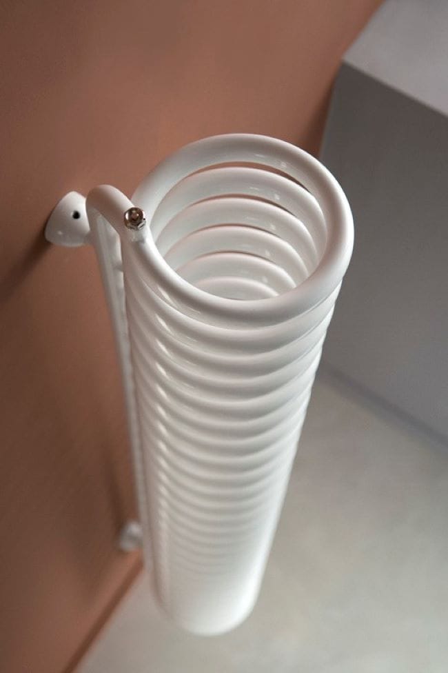 HOT SPRING Hot-water wall-mounted steel decorative radiator By Hotwave