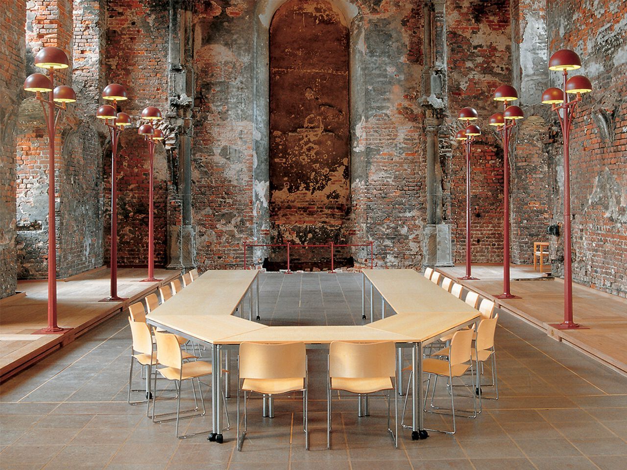 SIMPLA | Folding table Stacking folding table By Howe | design John Bollen