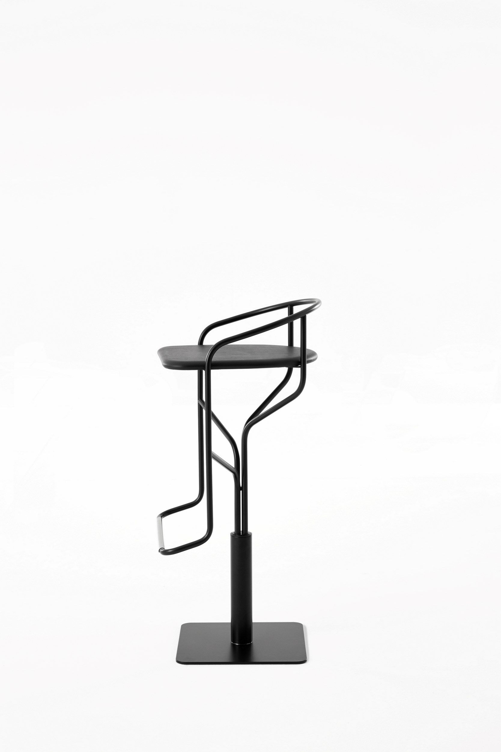IKE | Stool By Desalto design Victor Vasilev