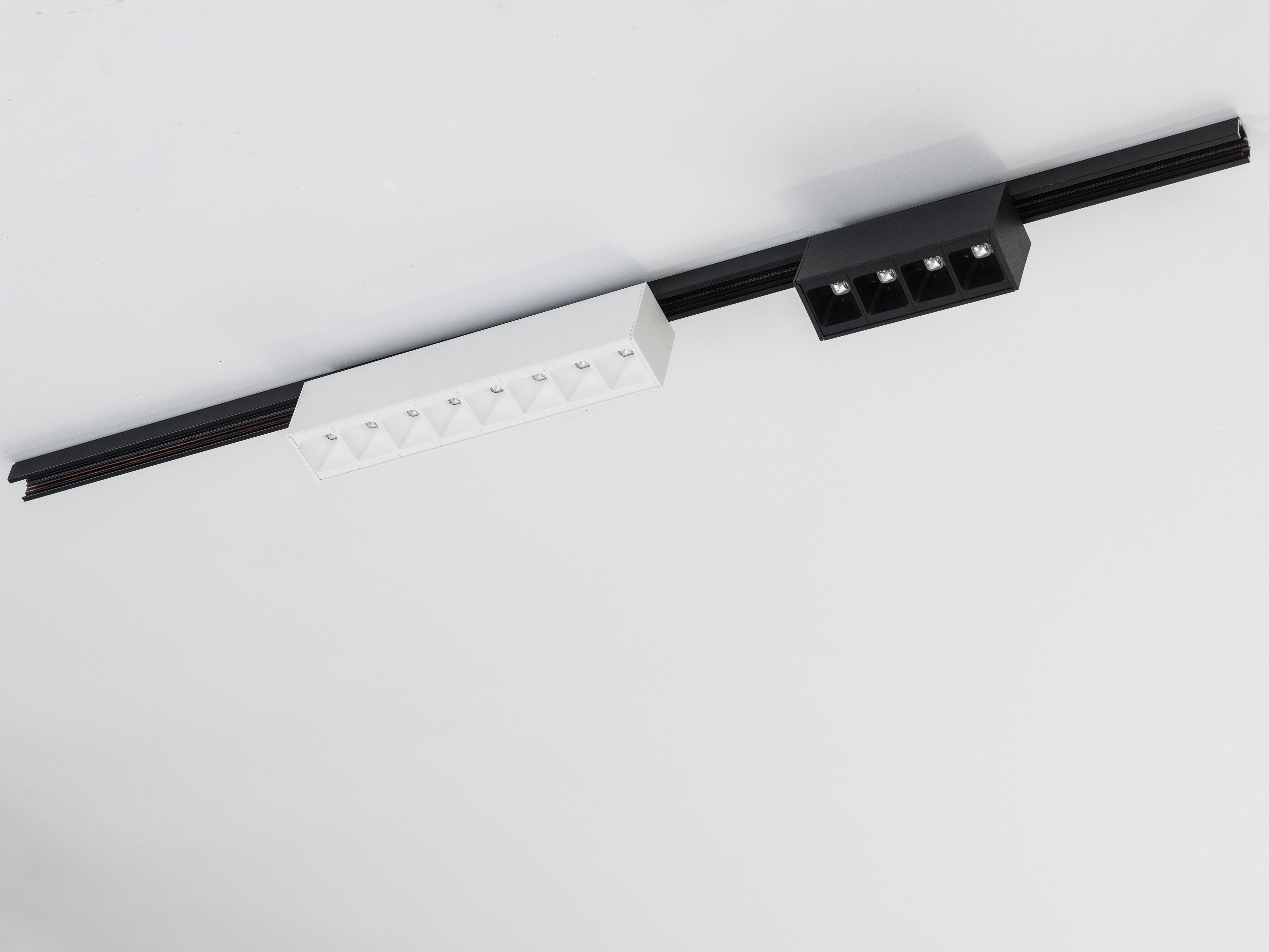 ILO MINI | Track-Light By LED Luks