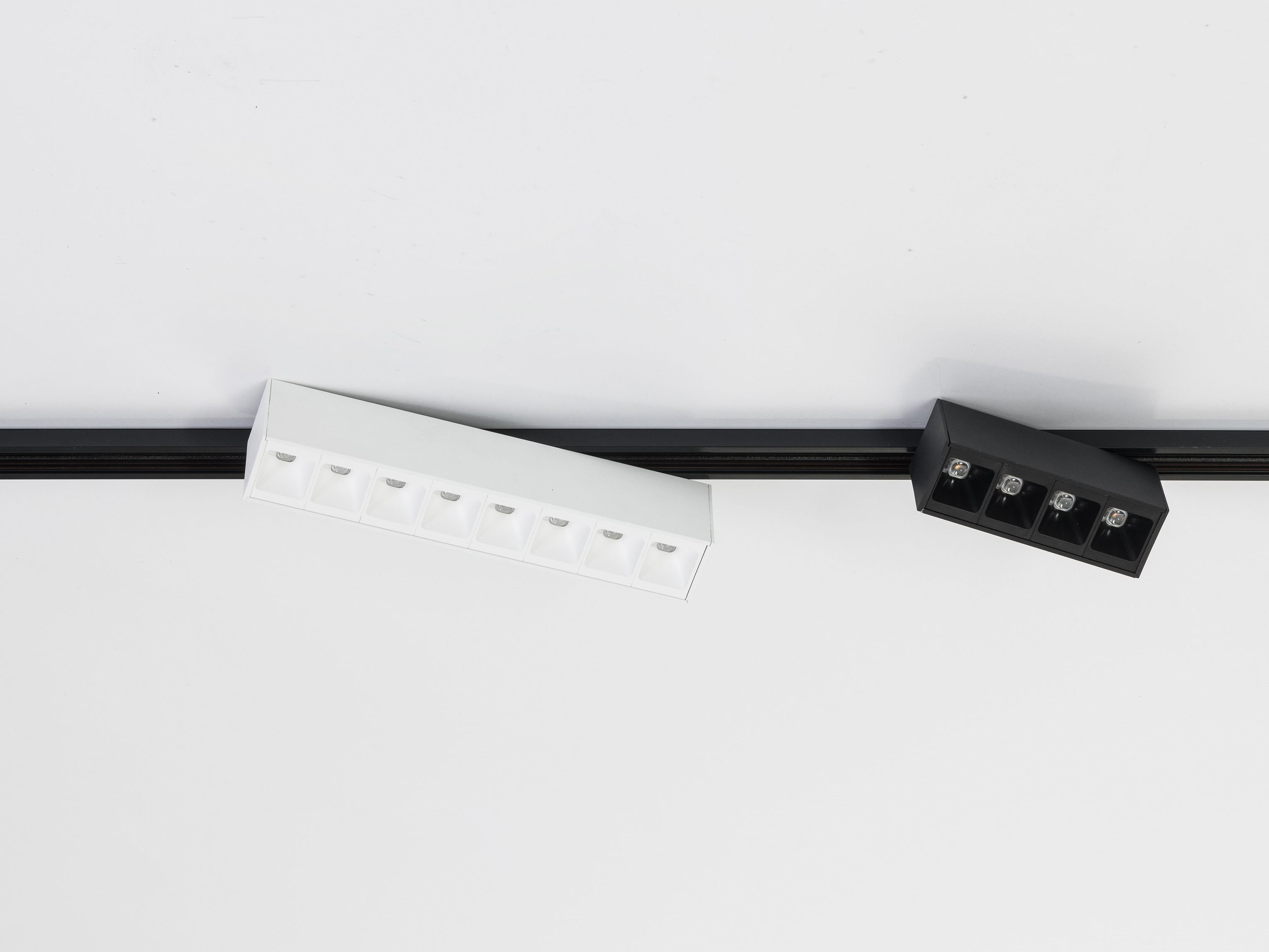 ILO MINI | Track-Light By LED Luks